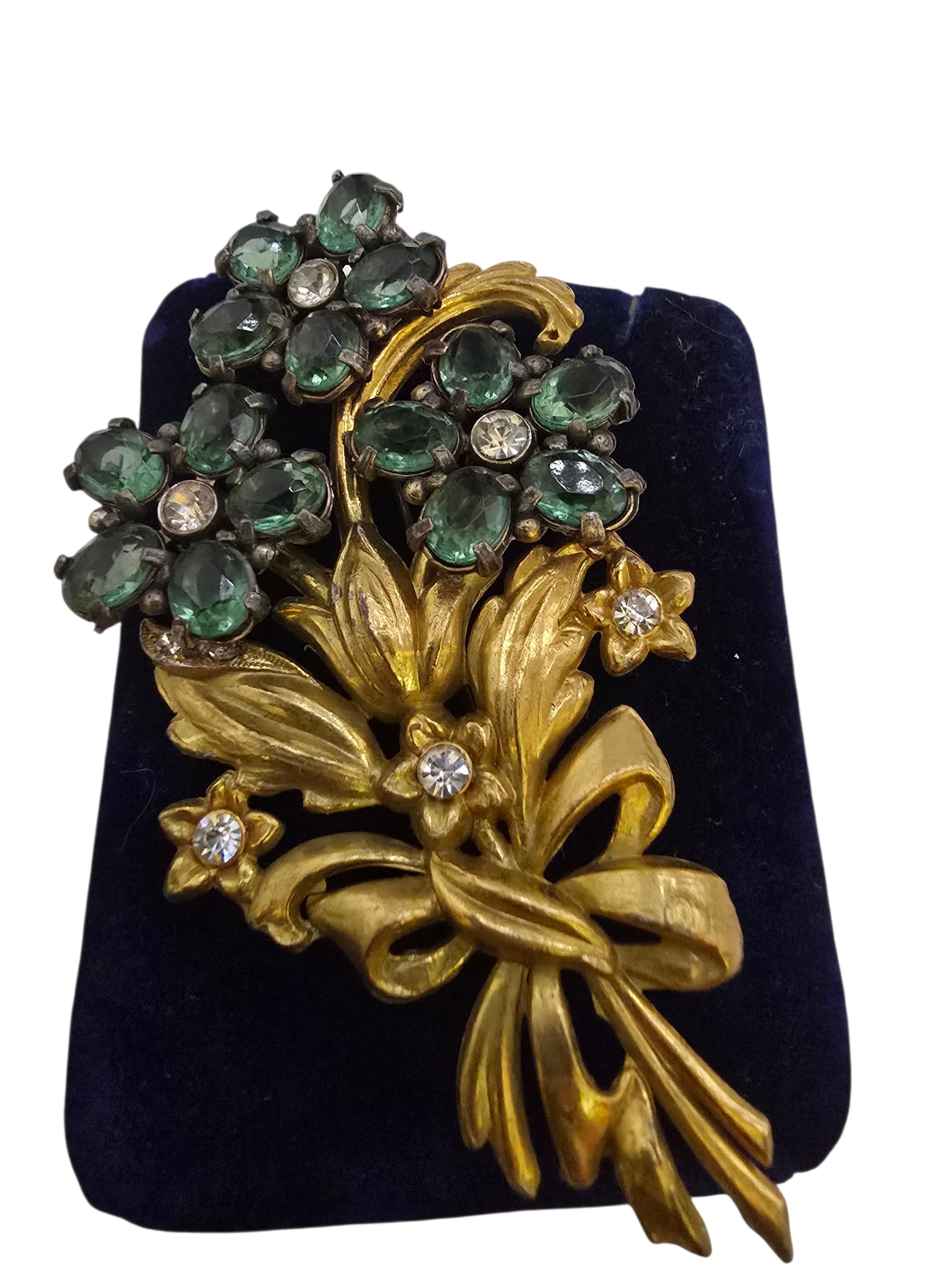 Antique Glass Flower Brooch (A8904)