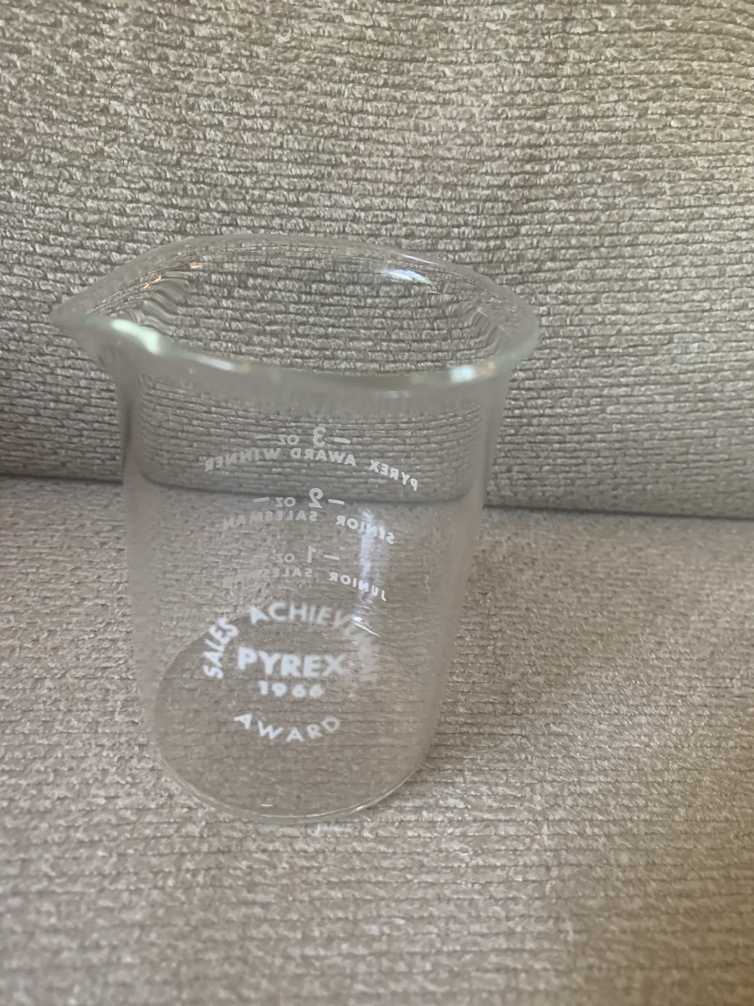 Vintage 1966 Pyrex Sales Award Beaker