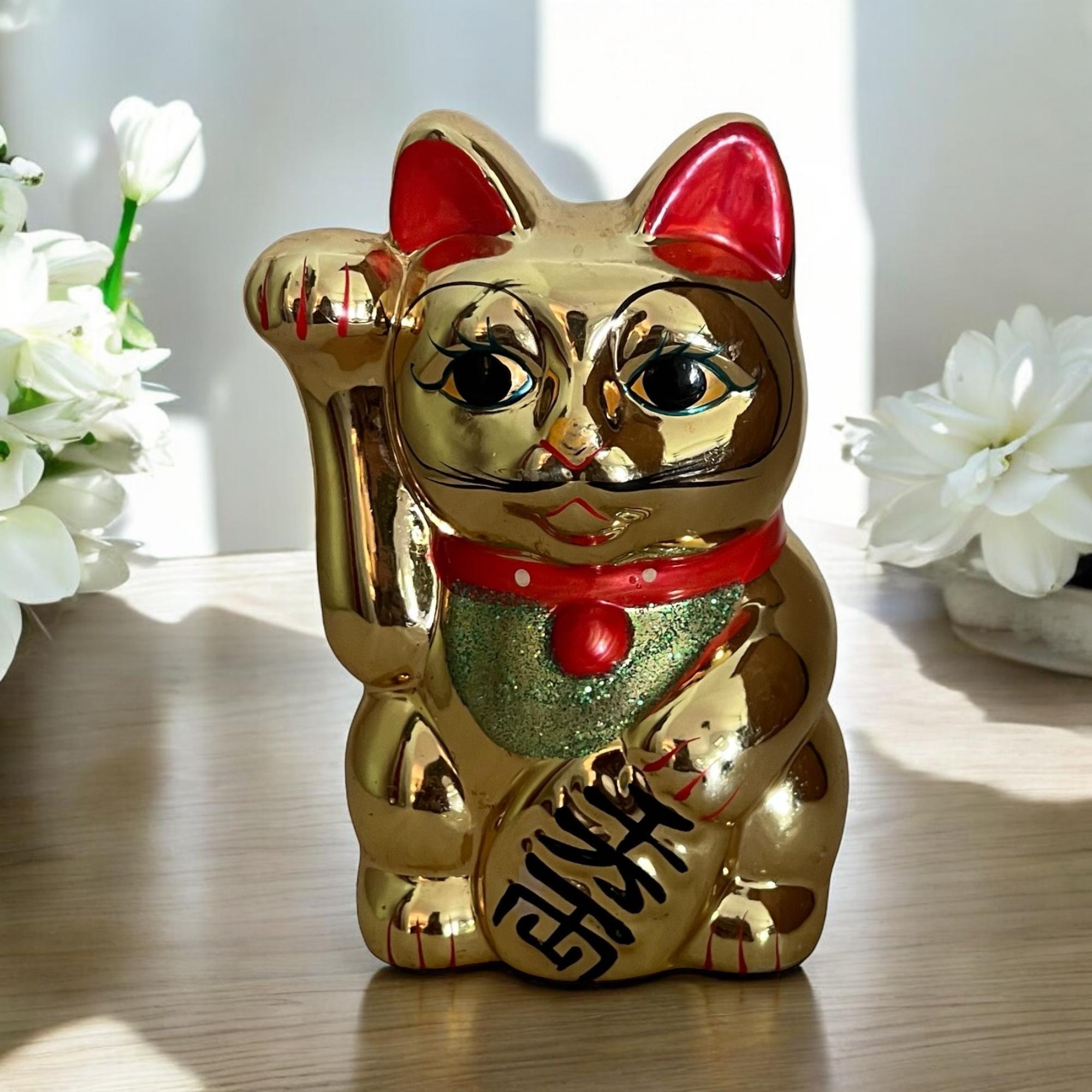 Vintage Asian Waving Lucky Cat Bank. Japanese Maneki Neko Beckoning ...