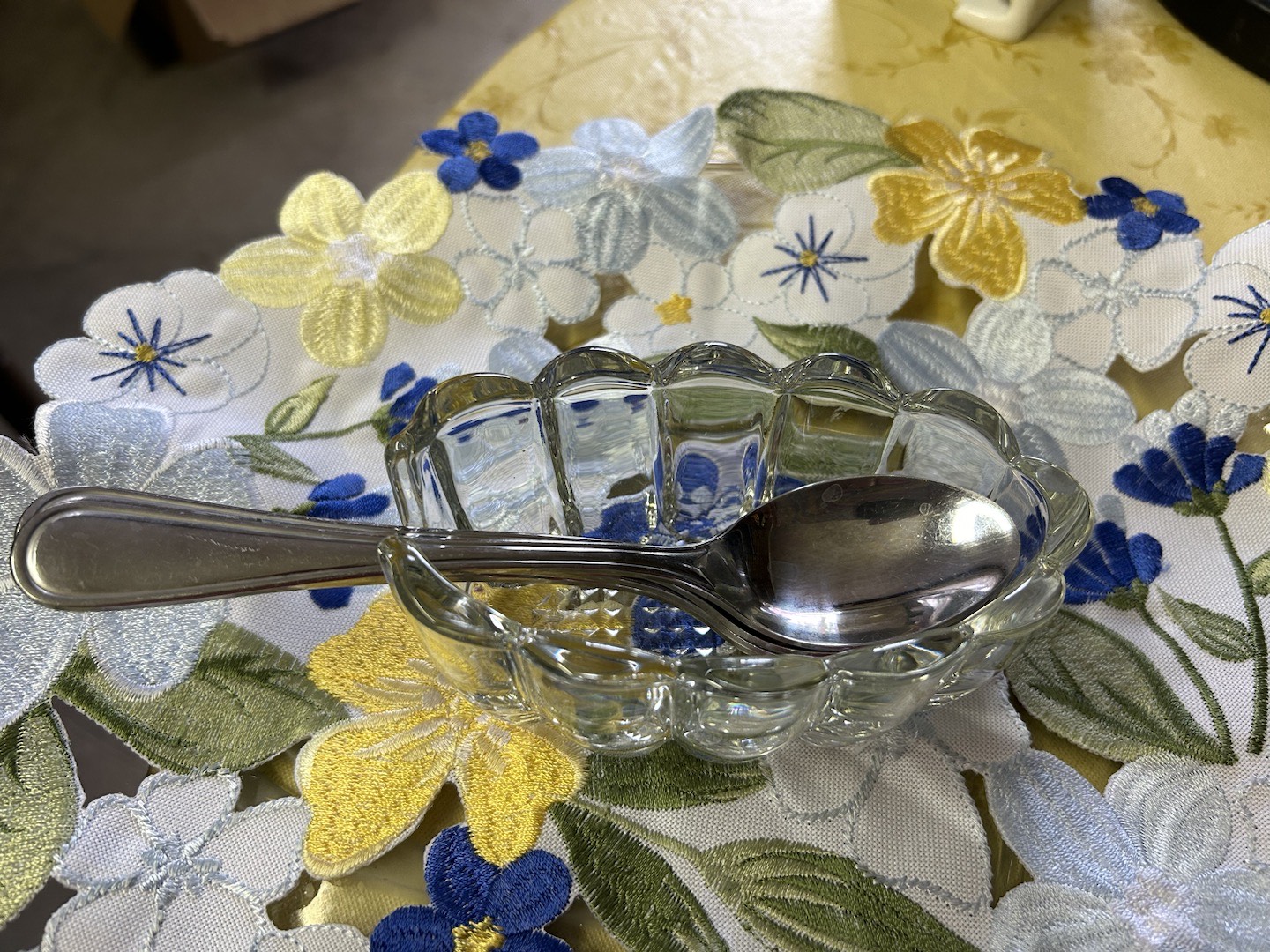 Spoon Rest-Clear Glass Holds Stack Of Spoons For Serving Table
