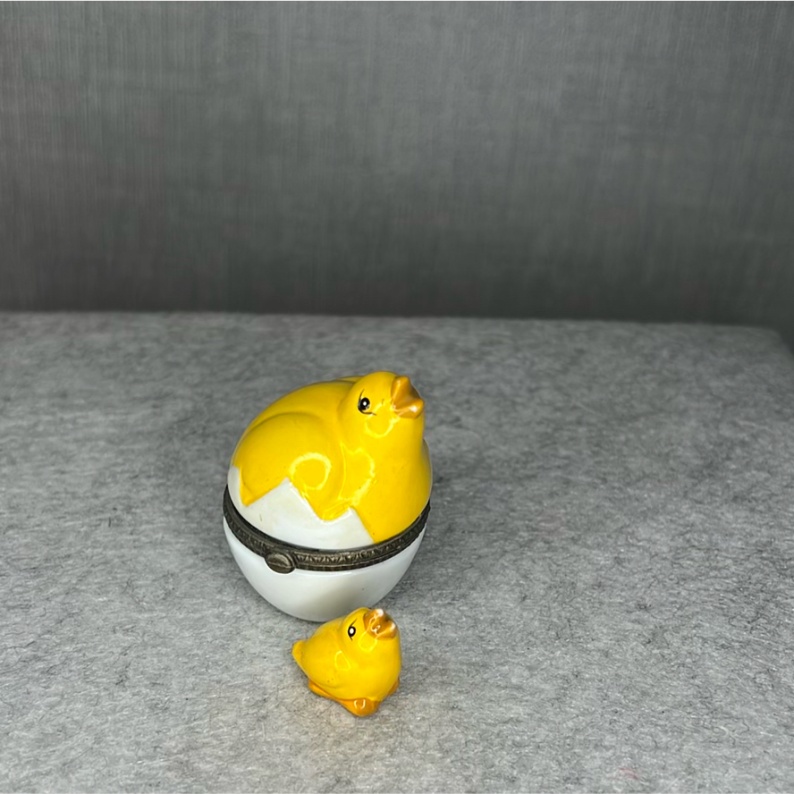 Hinged Baby Chick Trinket Box