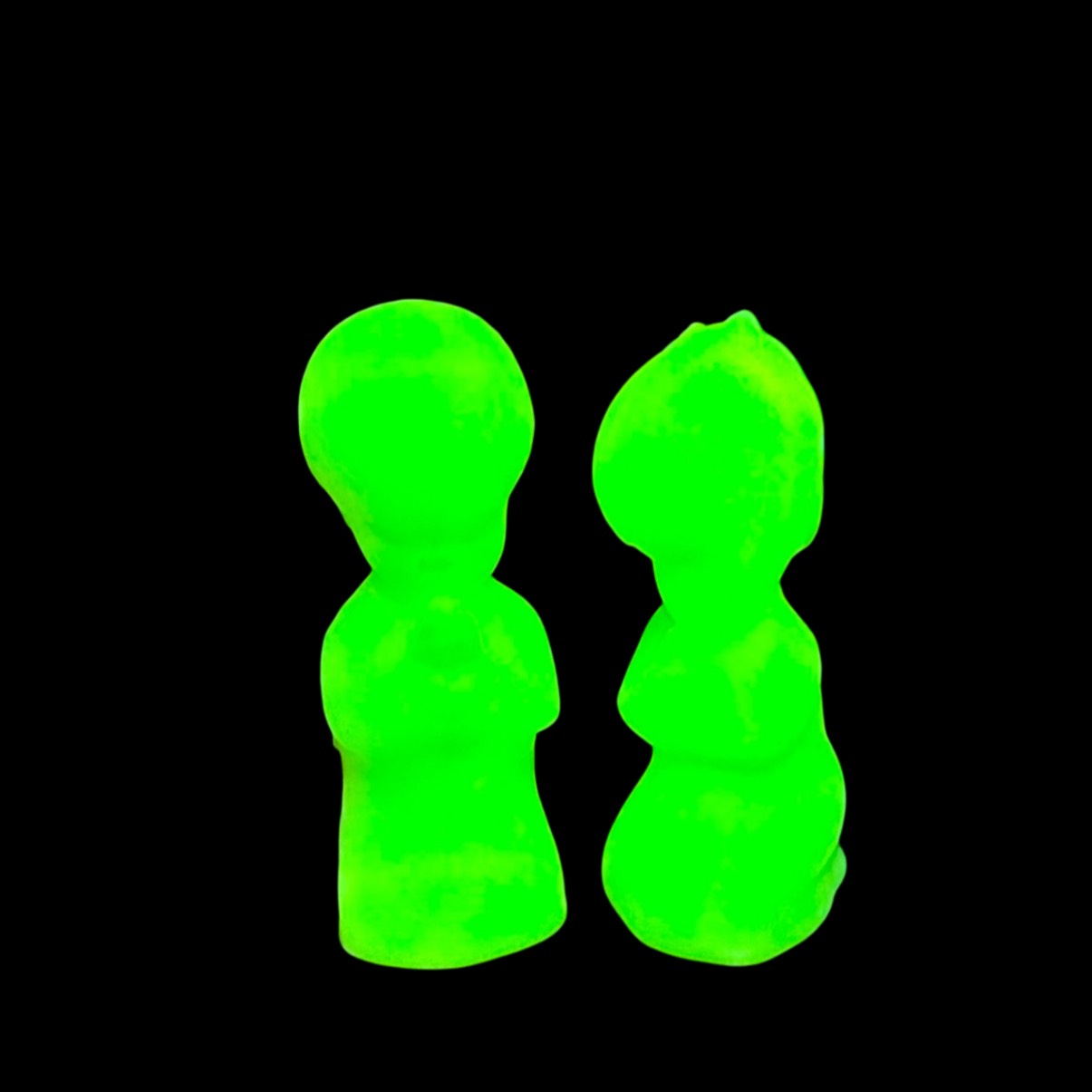 Fenton Praying Boy And Girl Children Satin Custard Glass Glows READ 3-3 ...