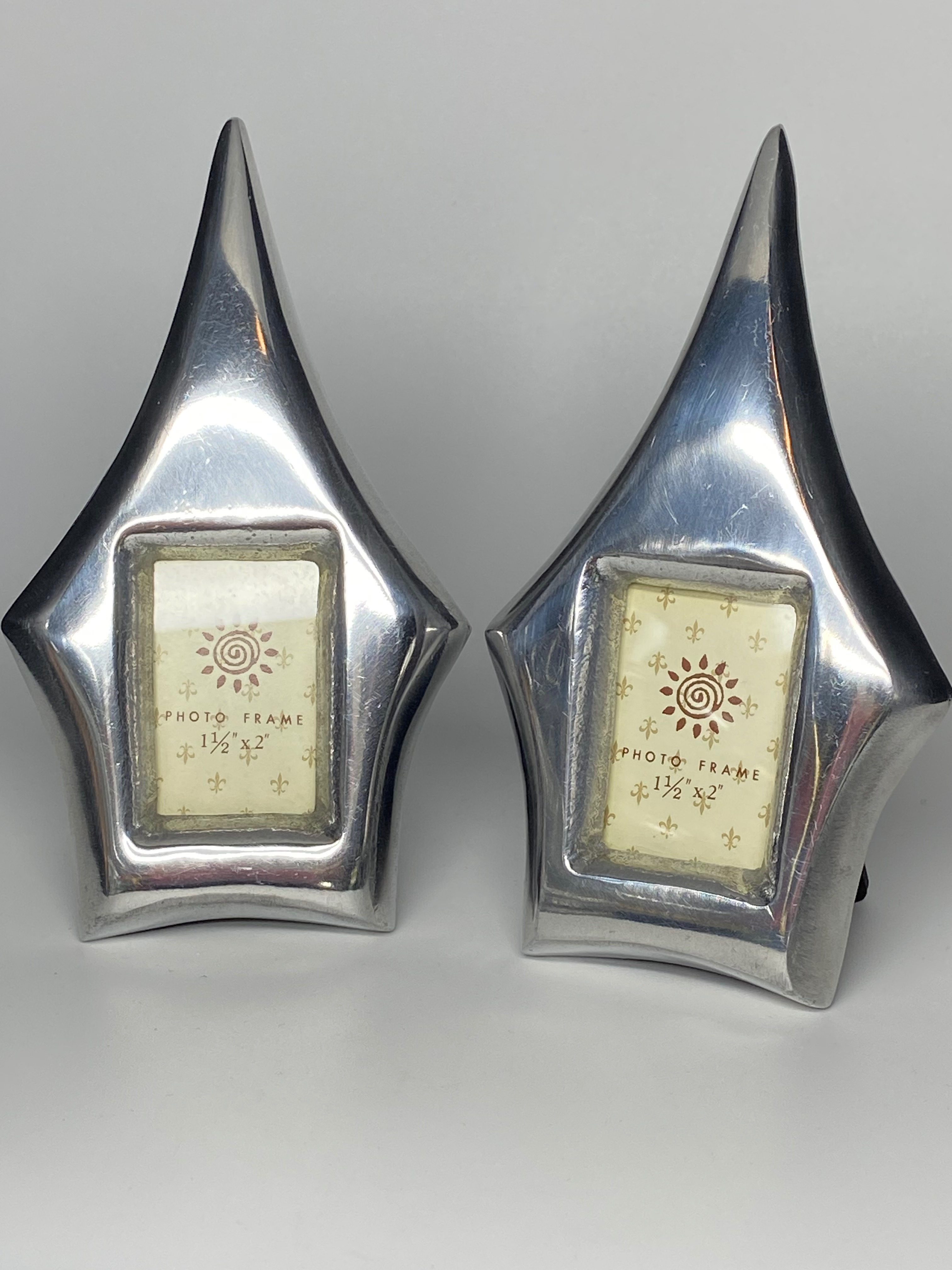 2 Metal Star Shaped Photo Frames