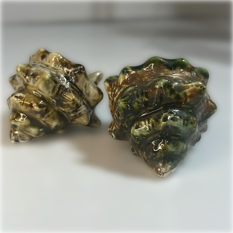 Vtg Sea Shell Conch Green Salt And Pepper Shakers