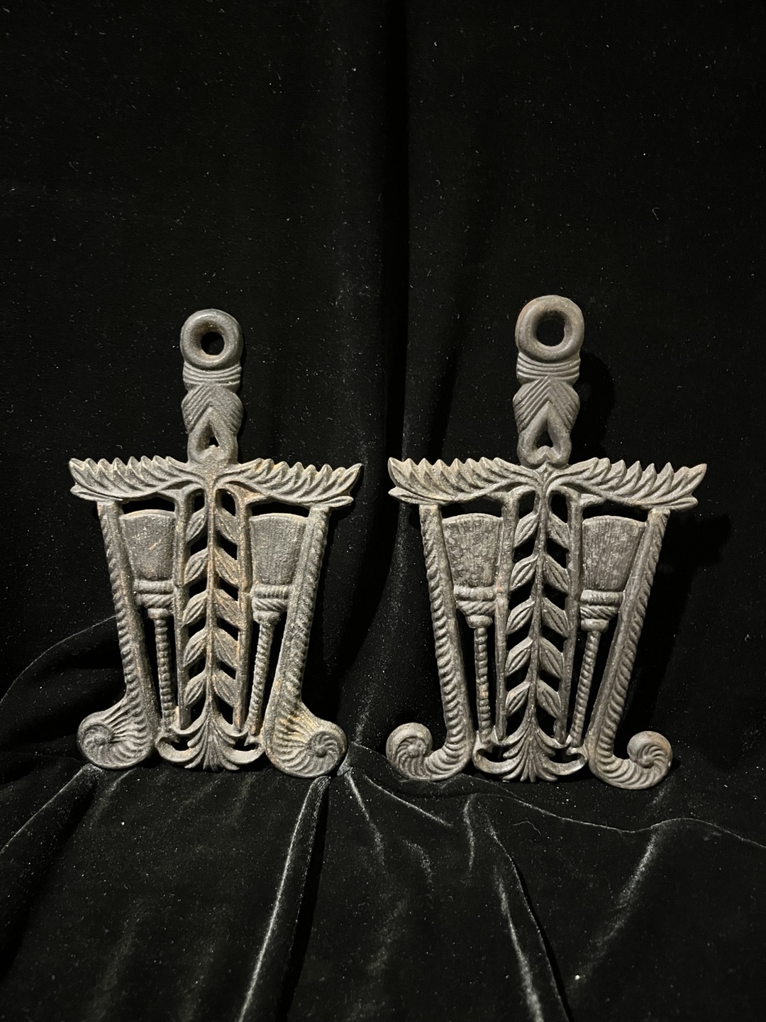 1583 - Cast Iron Wilton Trivets Brooms & Heart