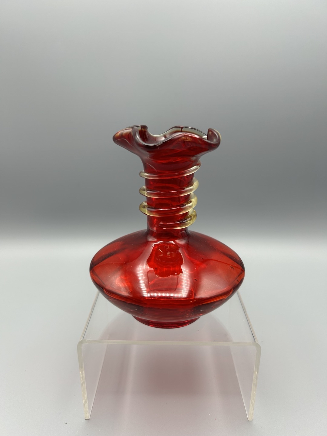 Red Bud Vase With Applied Twist - 3.5 In