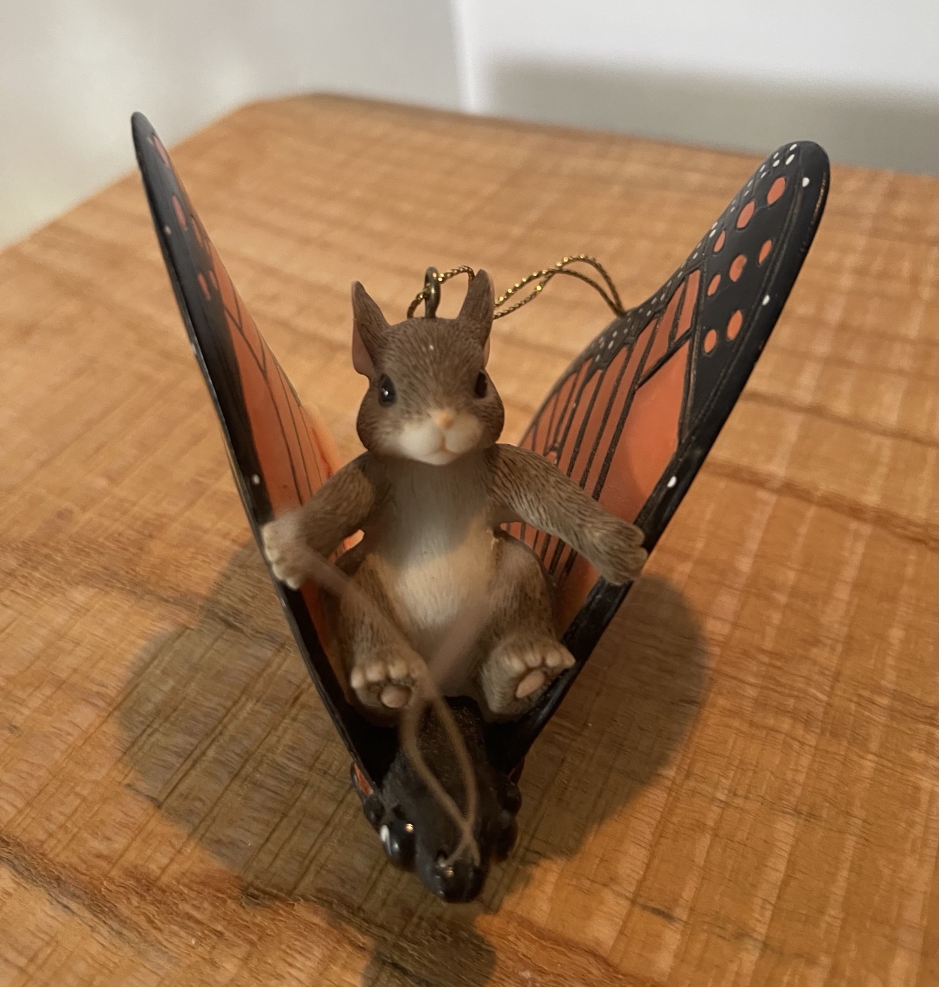 Charming Tails “Maxine’s Butterfly Ride Mouse” Ornament Or Figurine