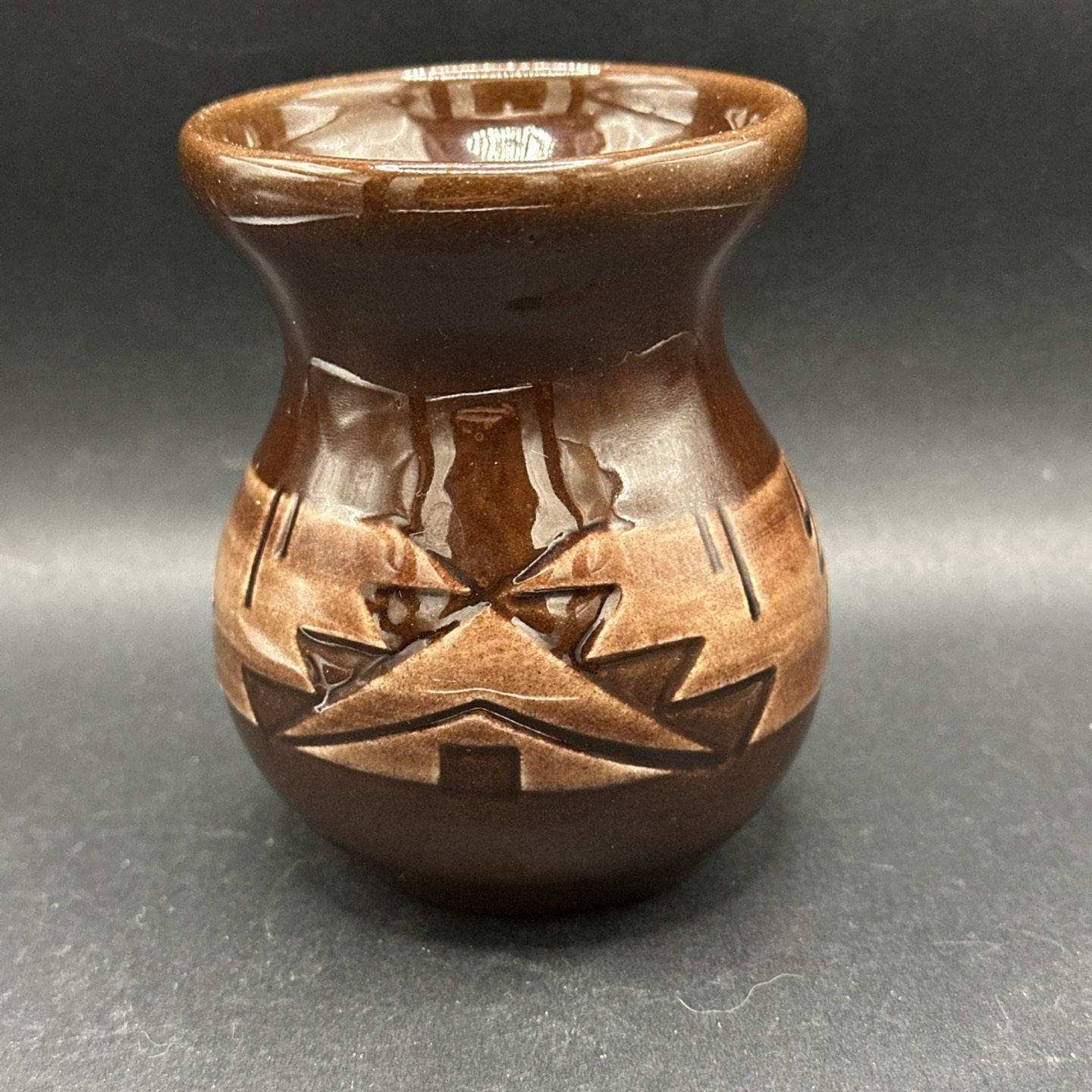 Native American Sioux Brown 5.5" Vase Signed by Artist