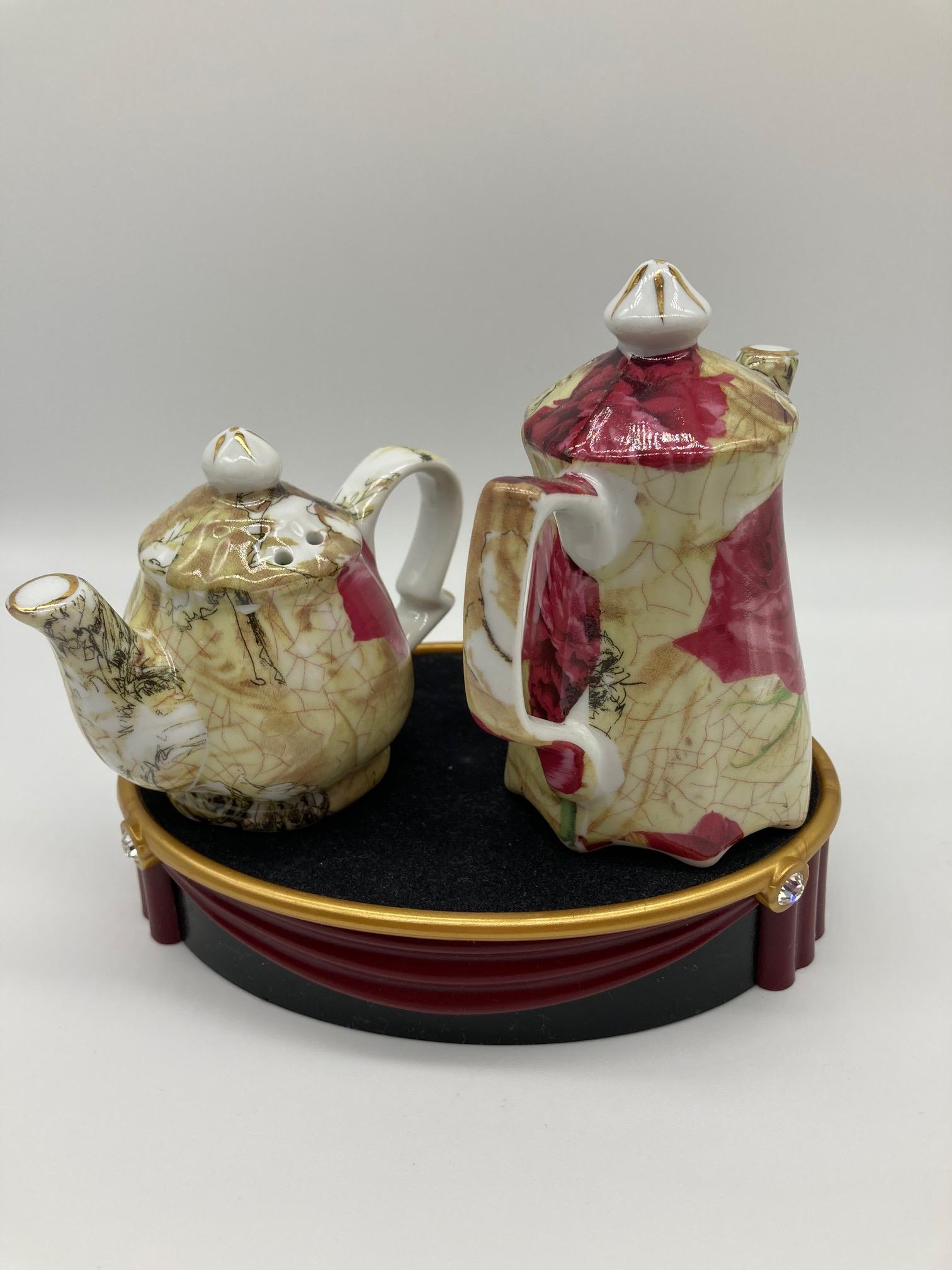 Salt And Pepper Shaker Mayfair Collection By Jay Gold Gilding.