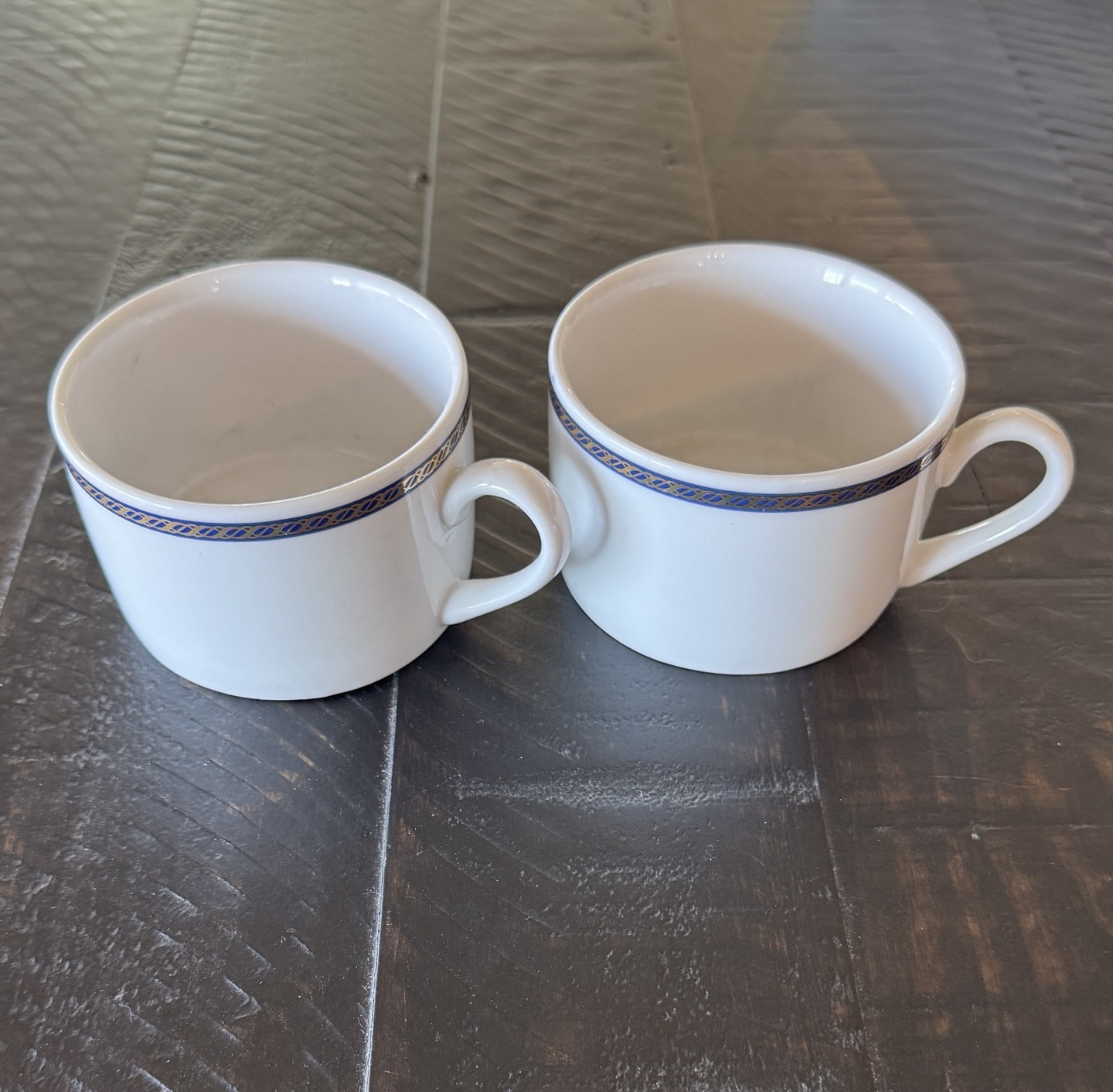 #01 - 2 Vintage ABCO International Delta Airlines Coffee Cups