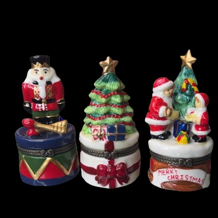 Christmas Tree Trinket Box W/ Trinket Bundle