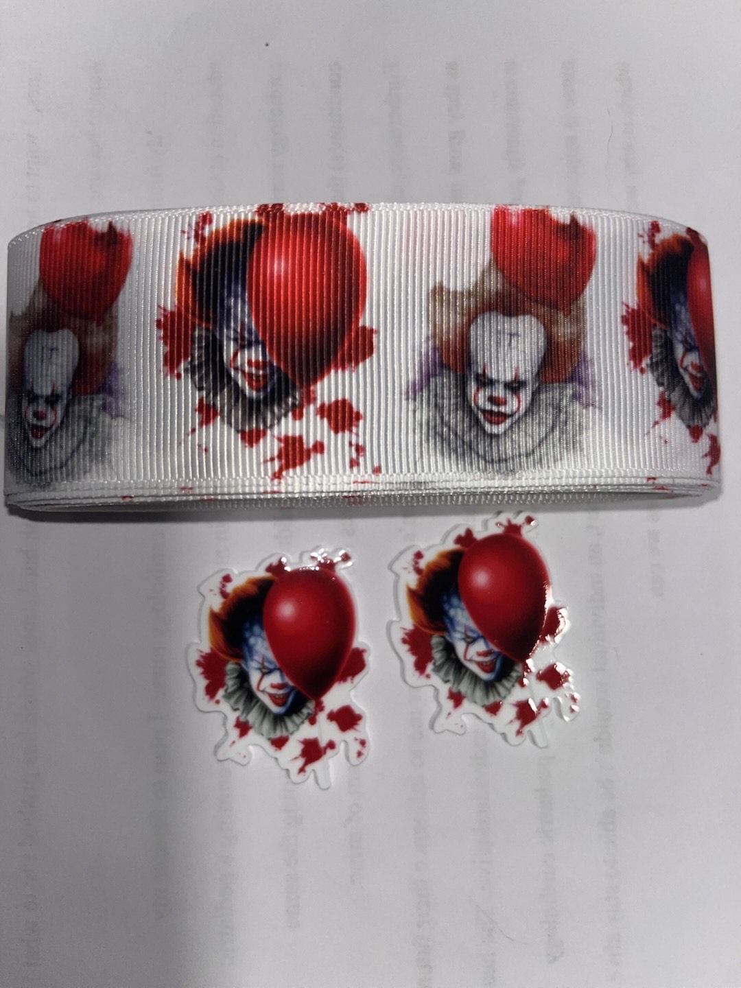 #01 it clown ribbon lot w/ matching flatback resin - Ribbon Lots