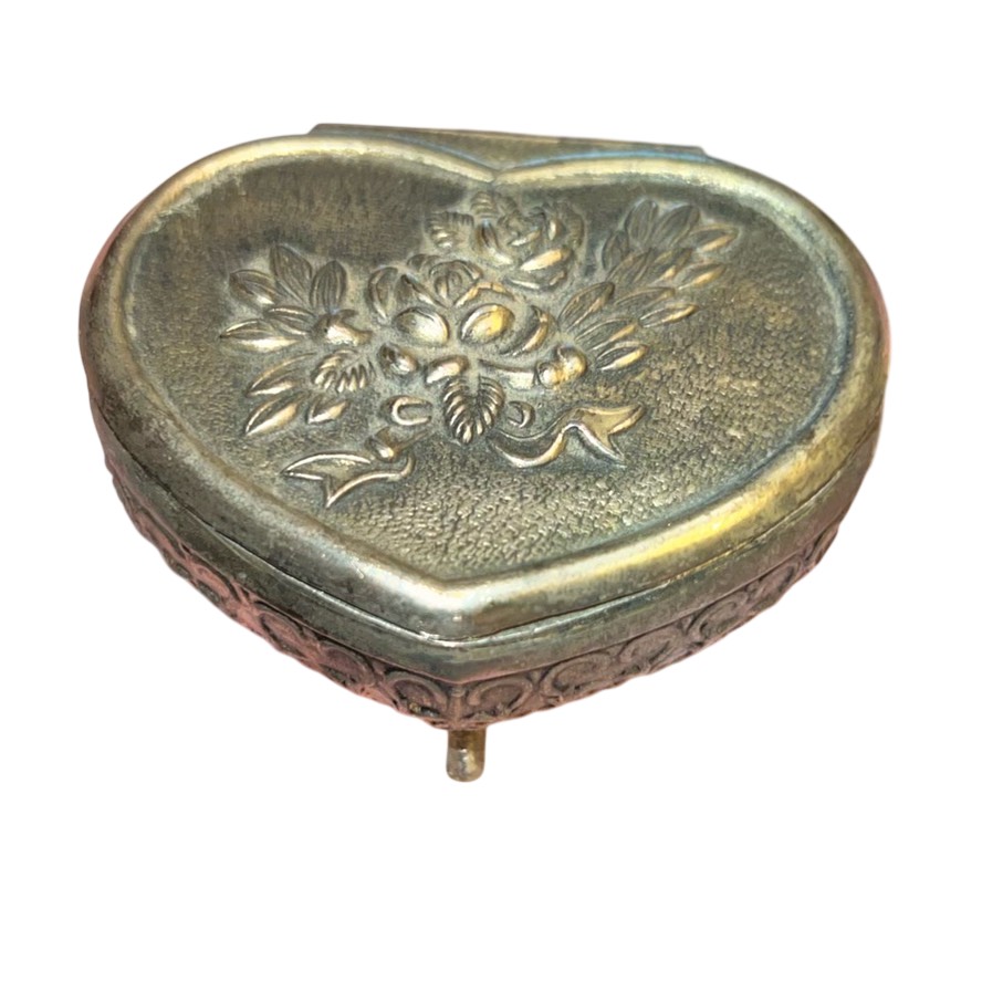 Vintage Heart Shape Silver Tone Metal Trinket / Ring Box red velvet inside