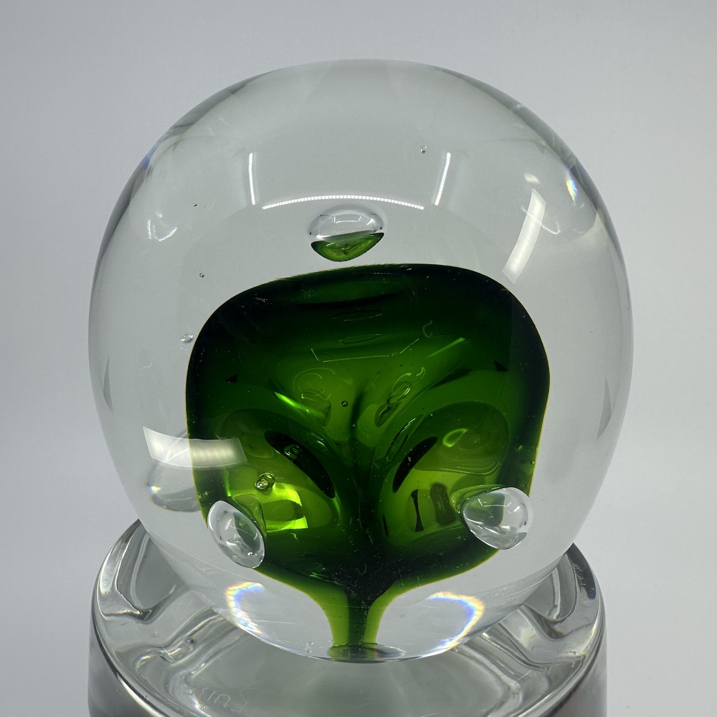 Vintage Robert Hamon Art Glass Paperweight