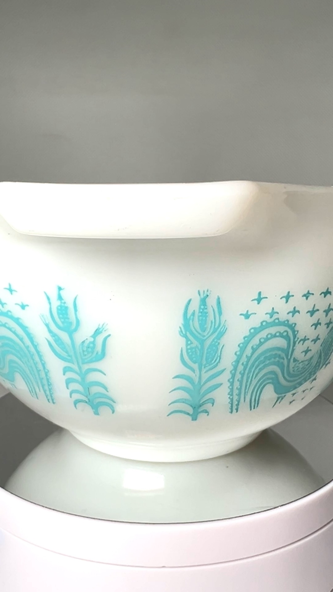 Pyrex Amish Butterprint Pattern. Cinderella mixing bowl. White Milk Glass Turquoise Rural Farm ...
