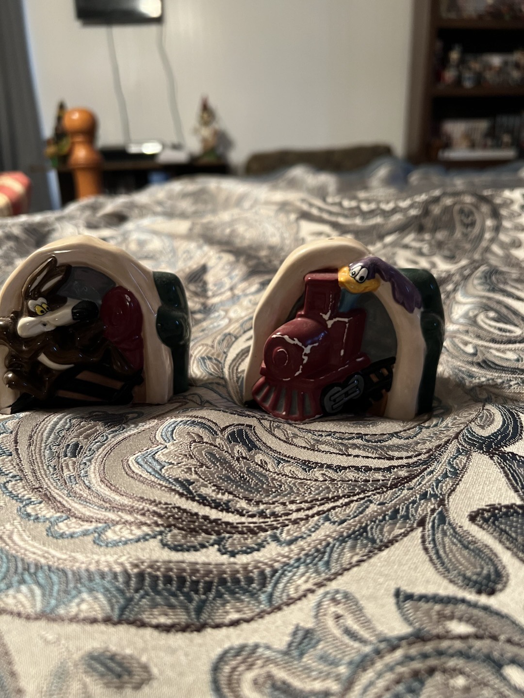 Warner Brothers WB VTG Wile E. Coyote Road Runner Salt Pepper Shaker ...