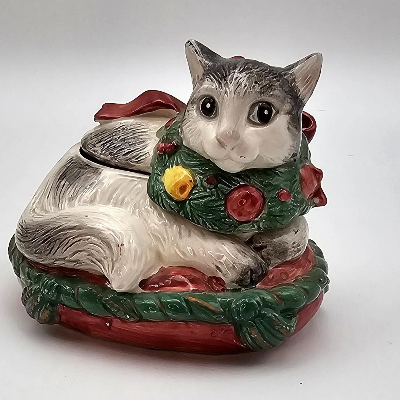 #76 - Fitz and Floyd Cat with Lid Knights of Kingsbridge 1992 Holiday