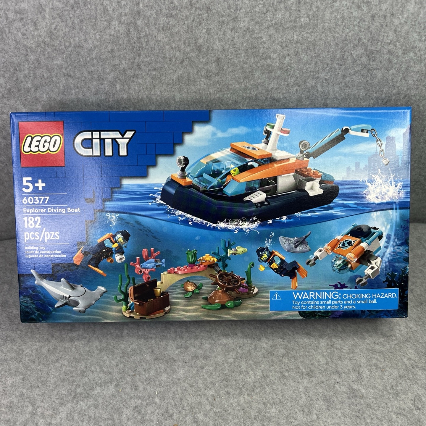 LEGO CITY: Explorer Diving Boat Set 60377 (182 Pieces) Shark Rescue ...