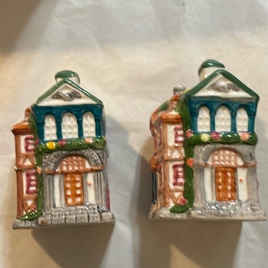 Vintage Salt And Pepper Shakers House