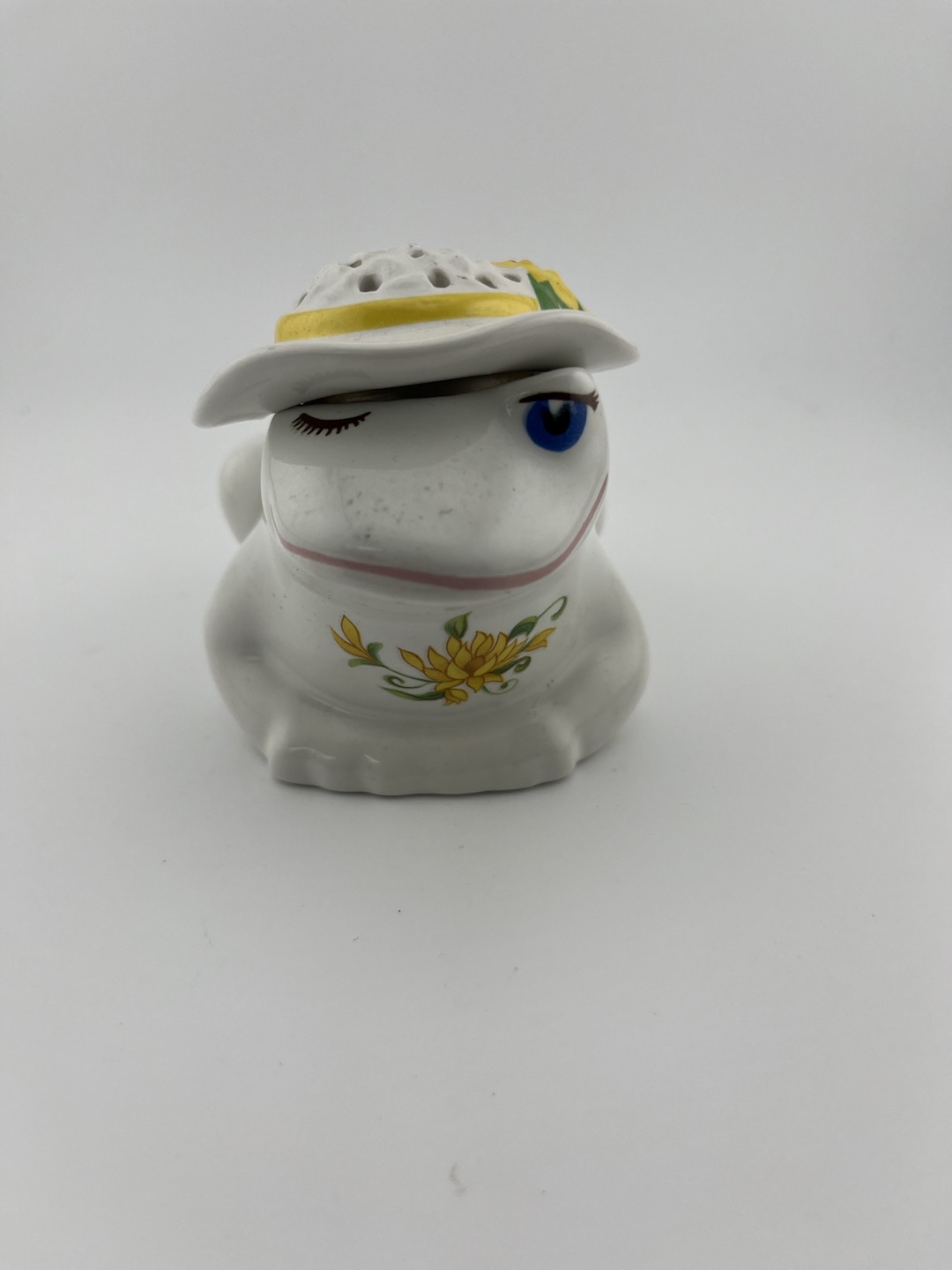 Truly an adorable winking frog w/ fantastic shade of pink for lipstick ...