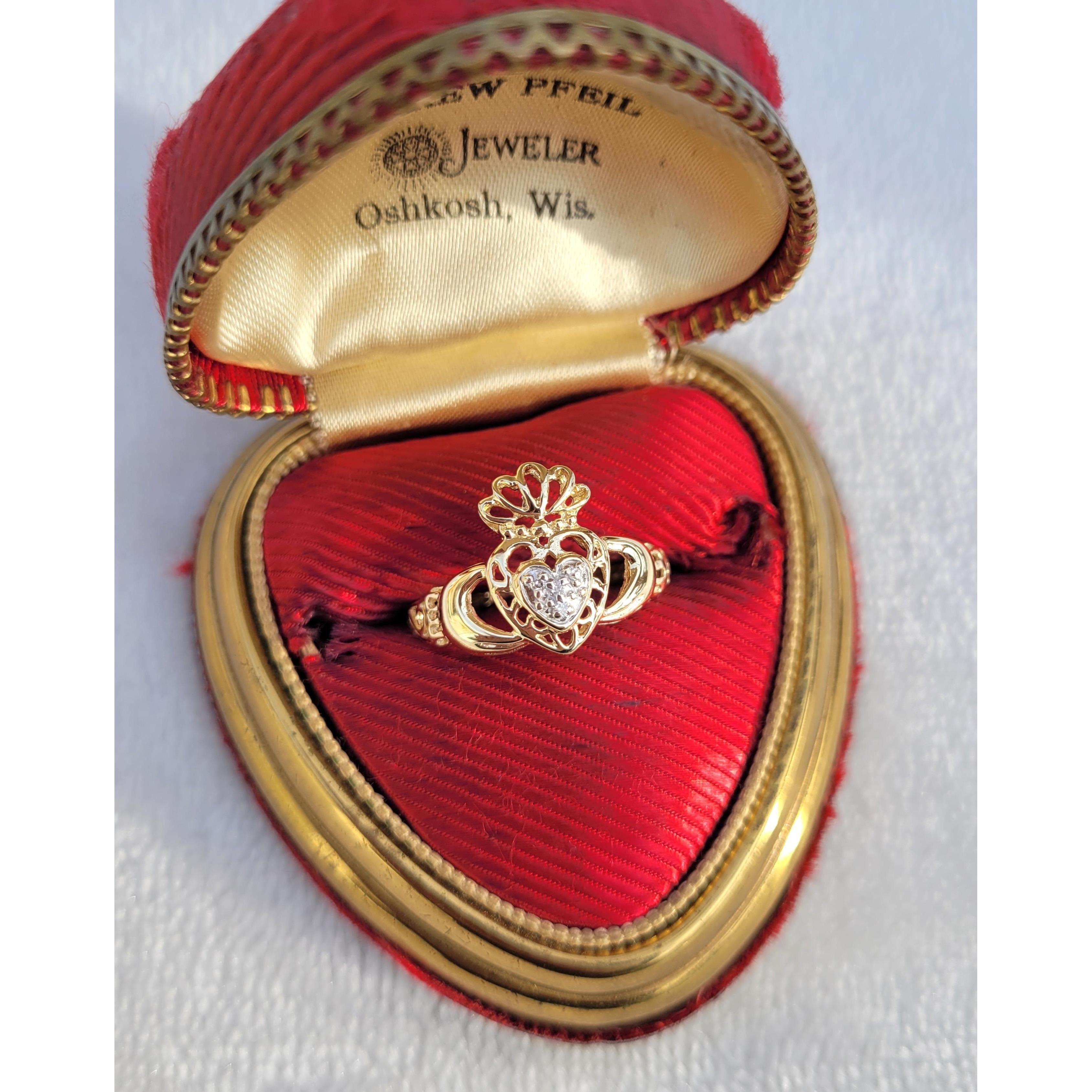 Vintage 10k Yellow Gold Diamond Irish Claddagh Crown Heart Ring Size 7