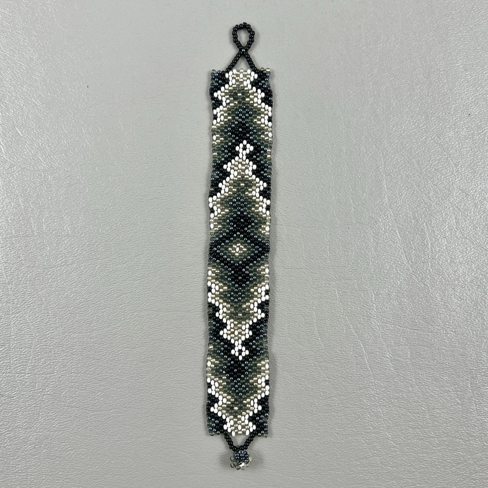 Hand Beaded Geometric Design Bracelet 7"x1" Black Gray Silver