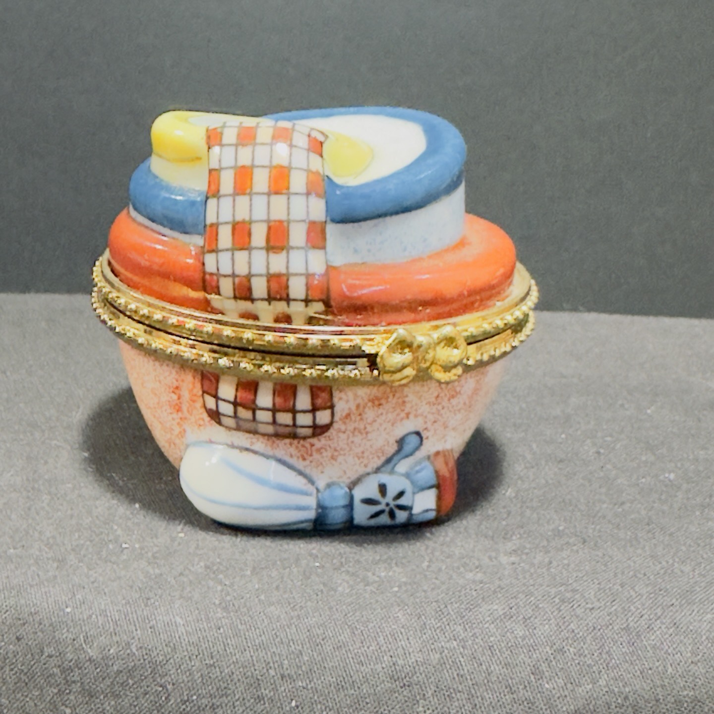 #1162 Ceramic Porcelain Hinged Trinket Box , Picnic Basket , Missing ...