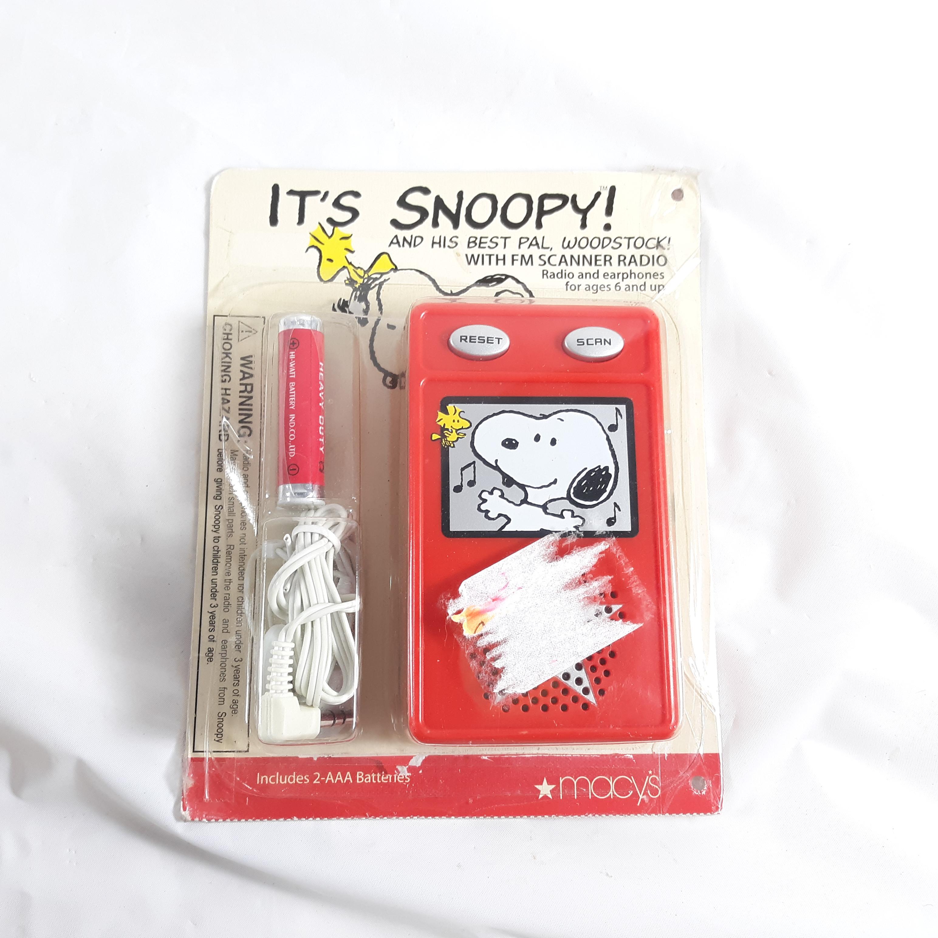 Snoopy Woodstock Radio Red Player Mini Portable Peanuts Macy's Vintage