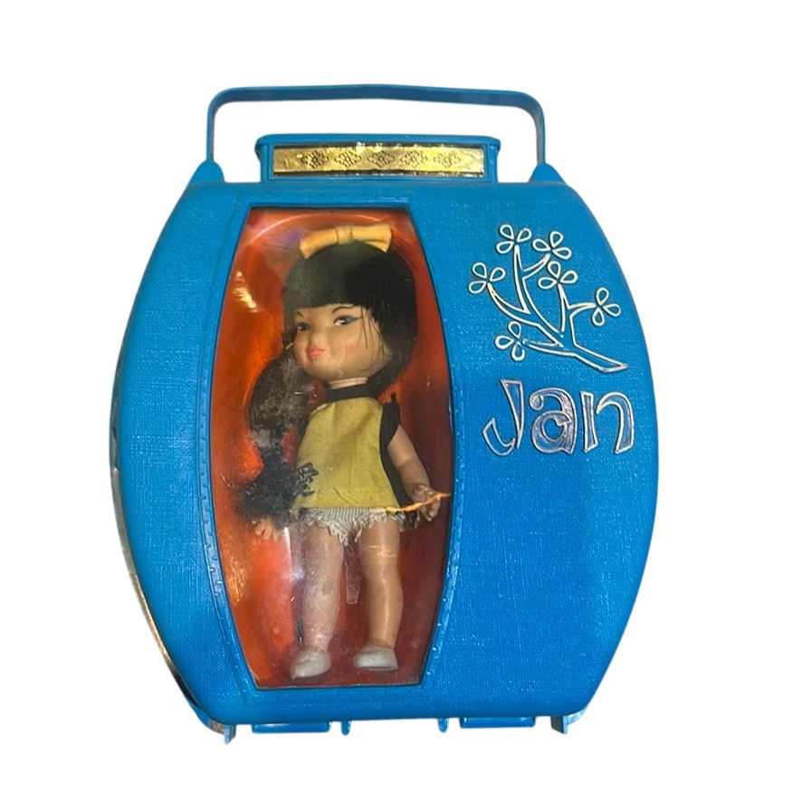 VINTAGE REMCO "JAN" DOLL IN CARRY CASE 1960s With Some Clothes