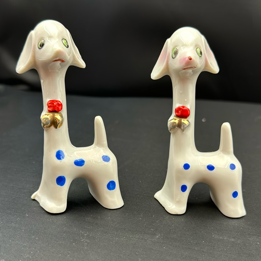 Kitschy Long Neck Dogs
