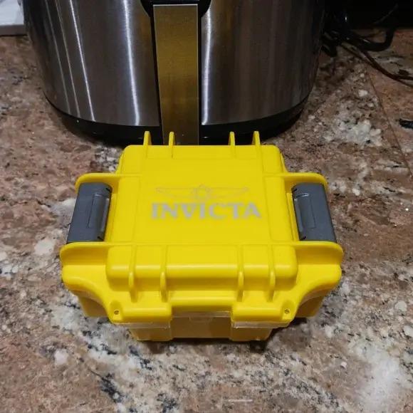 Invicta Yellow Classic SIngle Slot Watch Box/Case