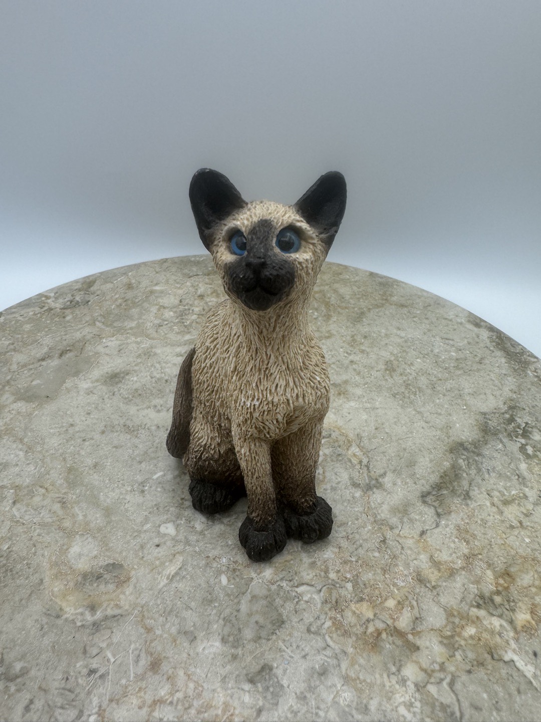 Vintage Stone Critter Siamese Cat With Blue Eyes