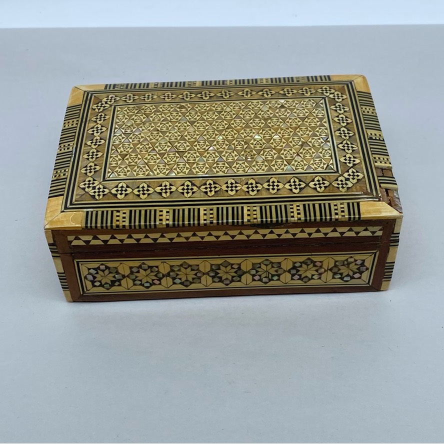 #0783 Vintage Wood With Mother Of Pearl Inlay Middle Eastern Box - Some ...