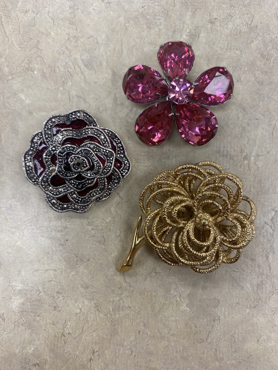 Set Of 3 Flowers Pins