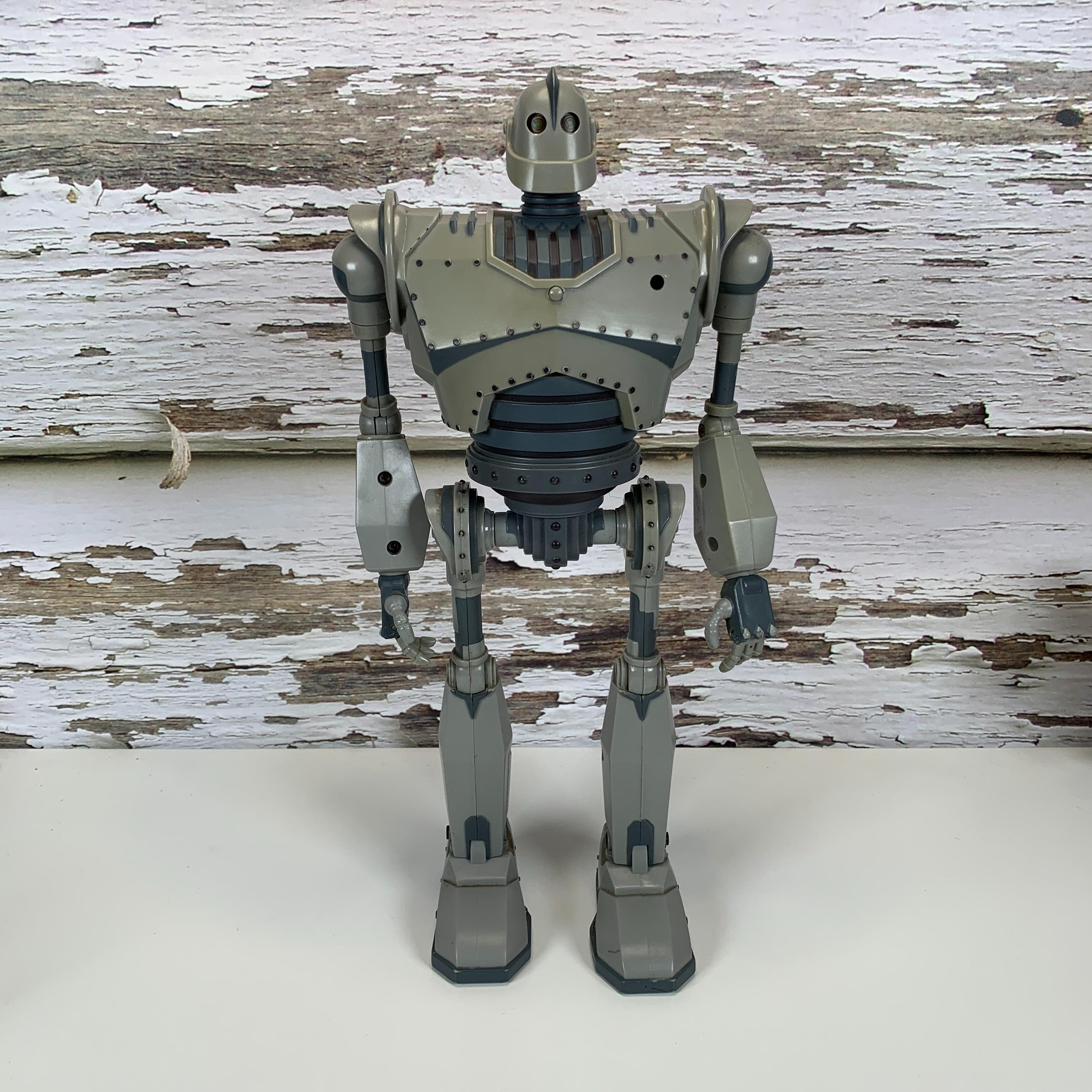 The Iron Giant 12" Talking Figure - 1999 Trendmasters - Works!