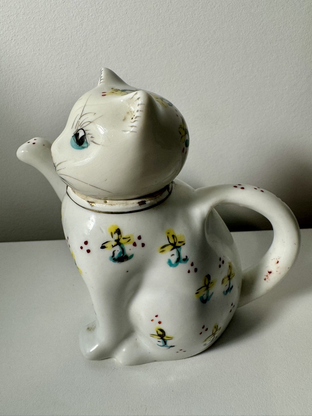 Cat Tea Pot , Vintage, Porcelain
