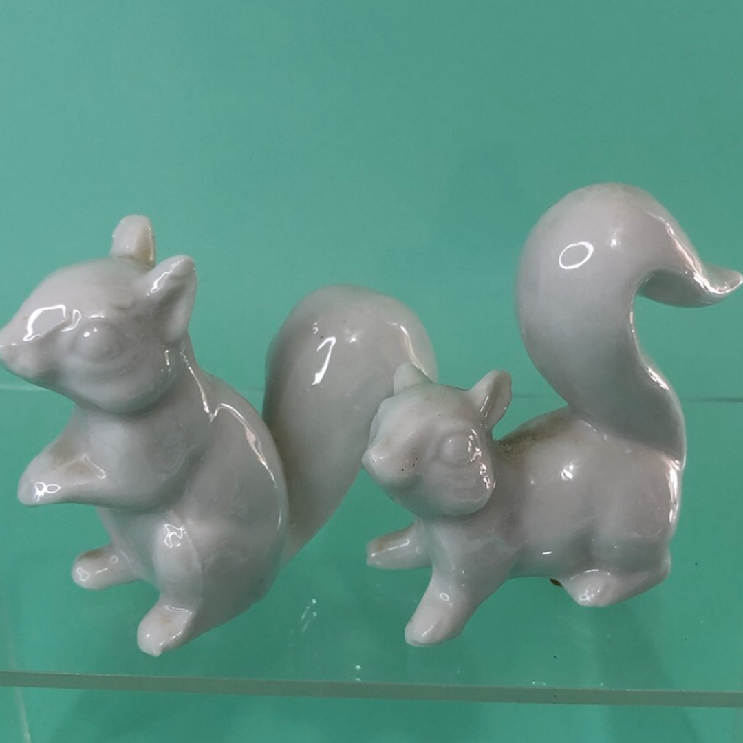 Set Of 2 Vintage White Ceramic Squirrels Japan