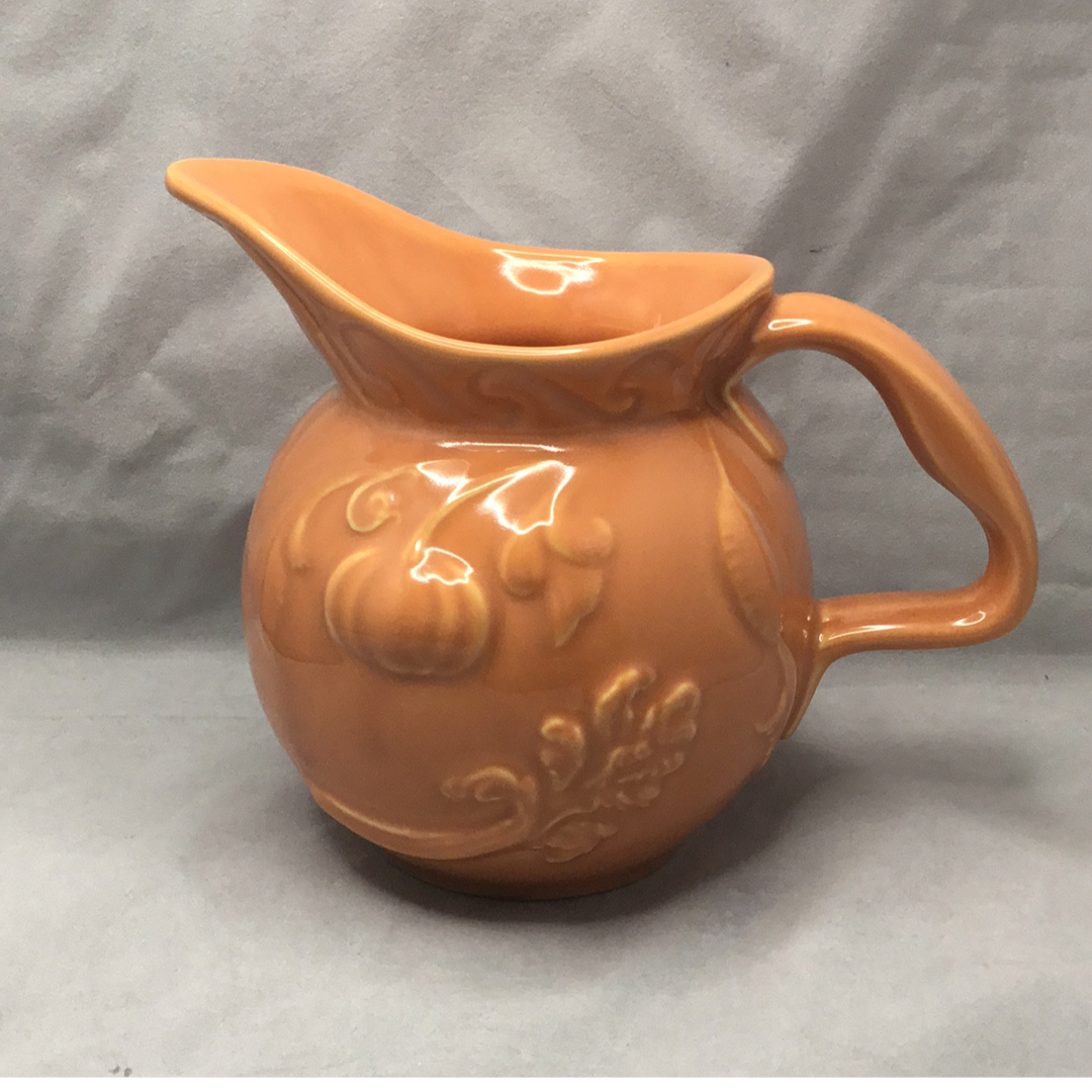 Vintage Hull USA # 26 Vegetable Pitcher (6-97)