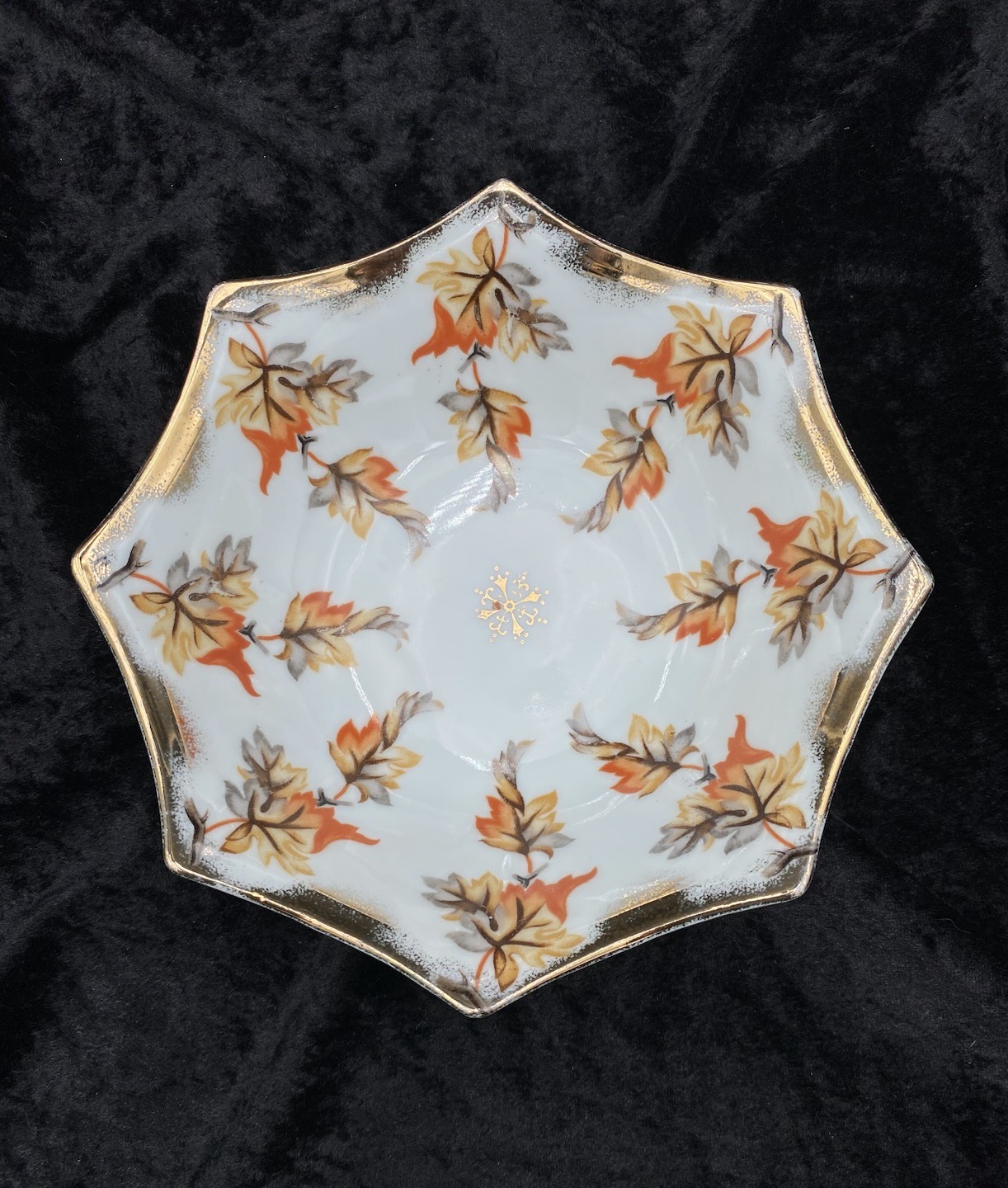 Trimont Ware (Japan) Porcelain Bowl, Octagon Leaf Autumn Fall 22k Gold Trim