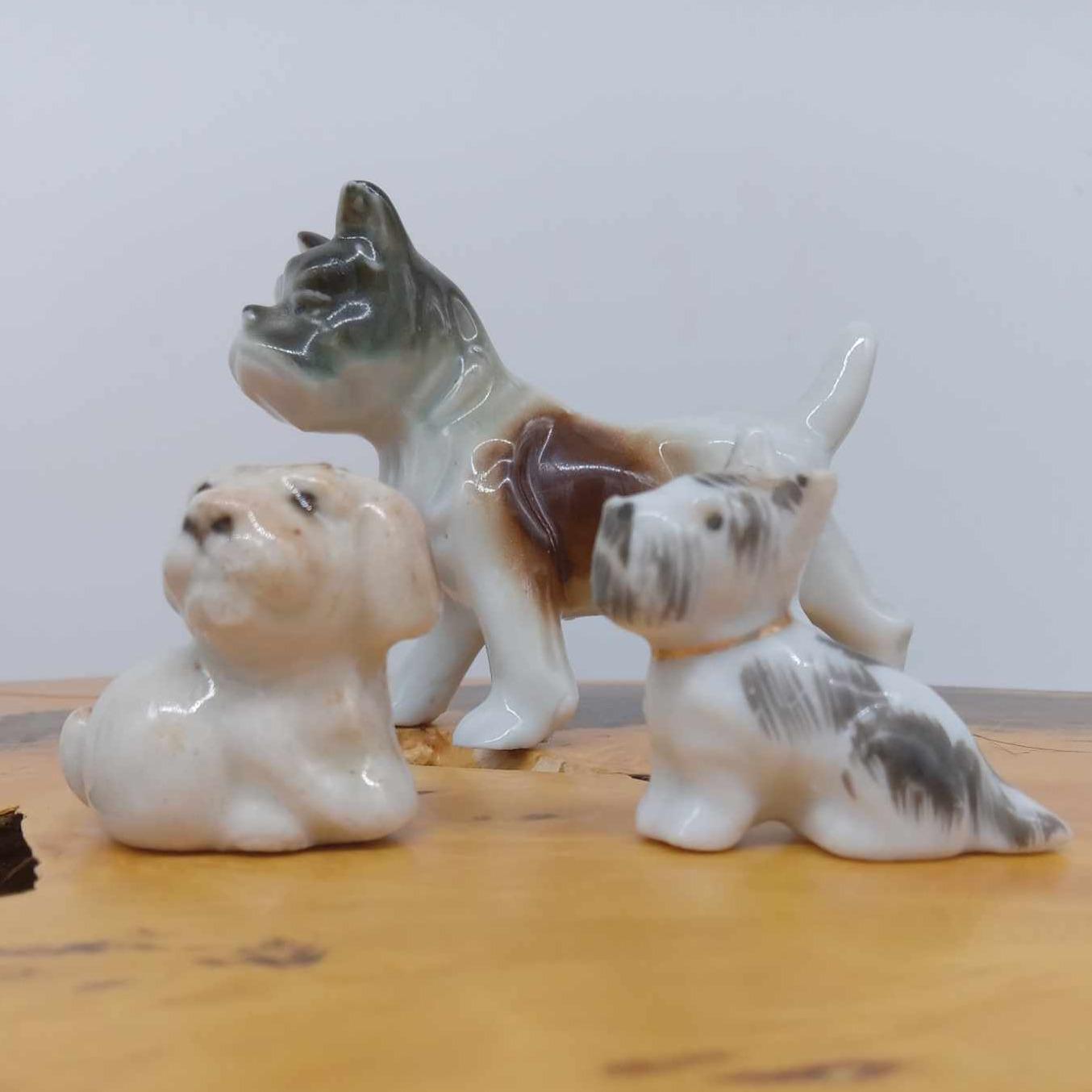 Set of 3 porcelain dog figurines, Japan