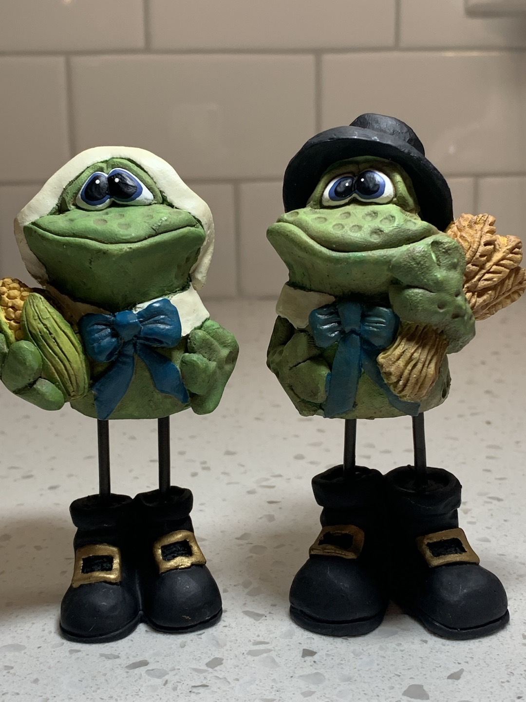 Autumn E. and Harvest T. Frog Russ Berry K. Kelly Country Critters