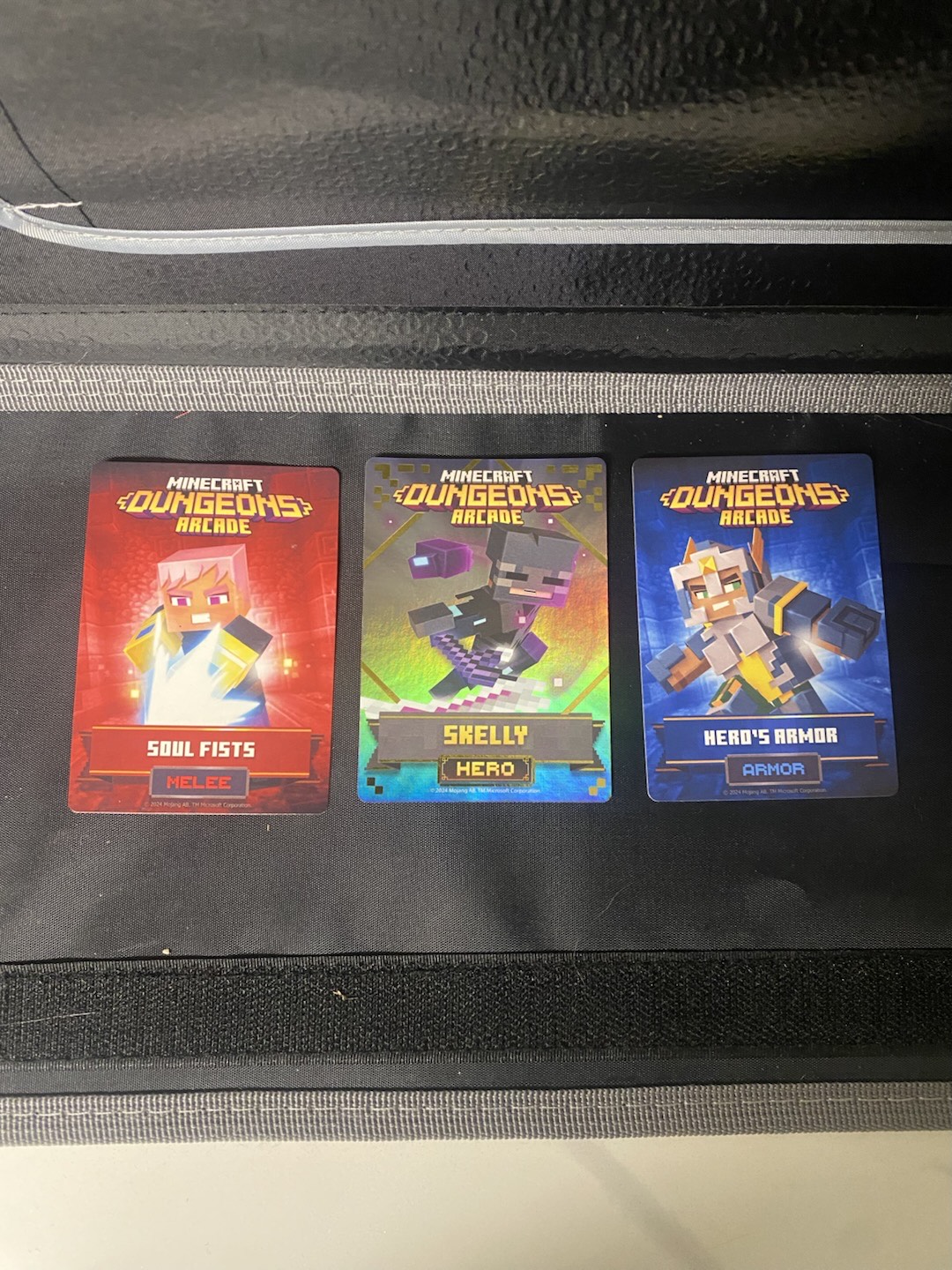 Minecraft Arcade Series 3 #105 Hero Skelly Holofoil + Heroes Armor ...