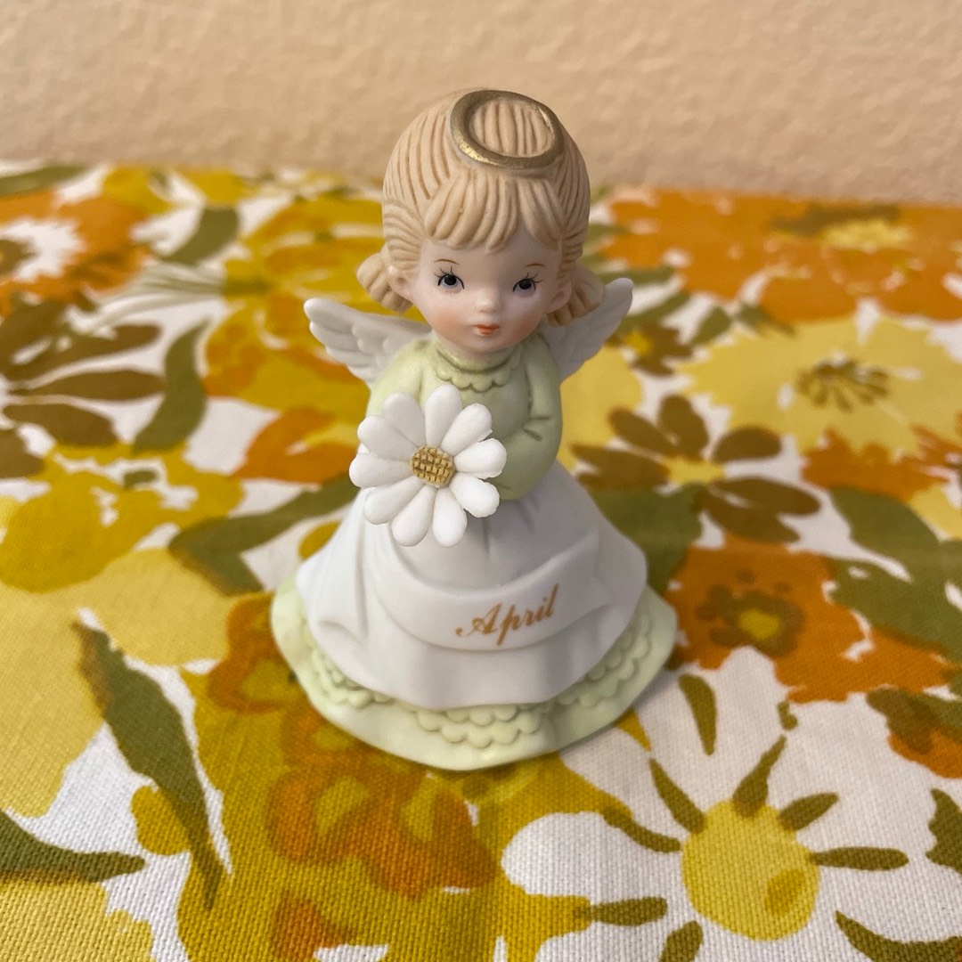 Lefton 1985 Hand Painted Porcelain April Angel Figurine Made In Taiwan.