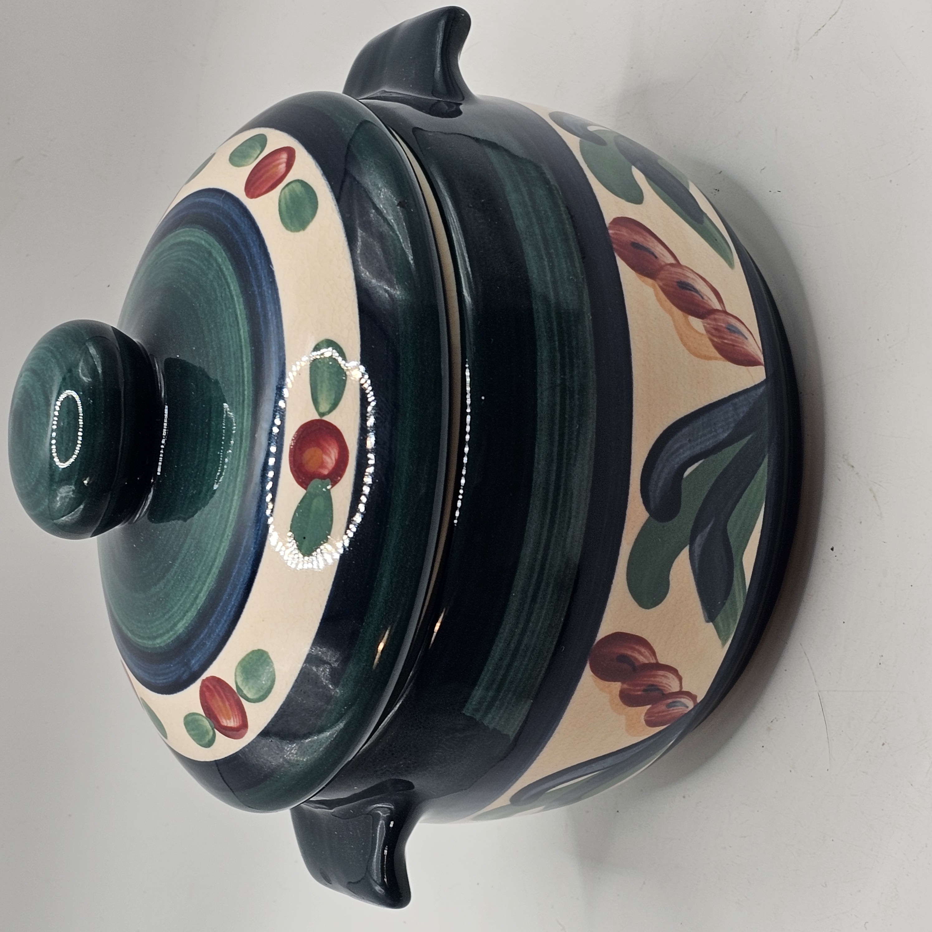 Gail Pittman Pottery casserole dish with lid Signed 1988 vintage