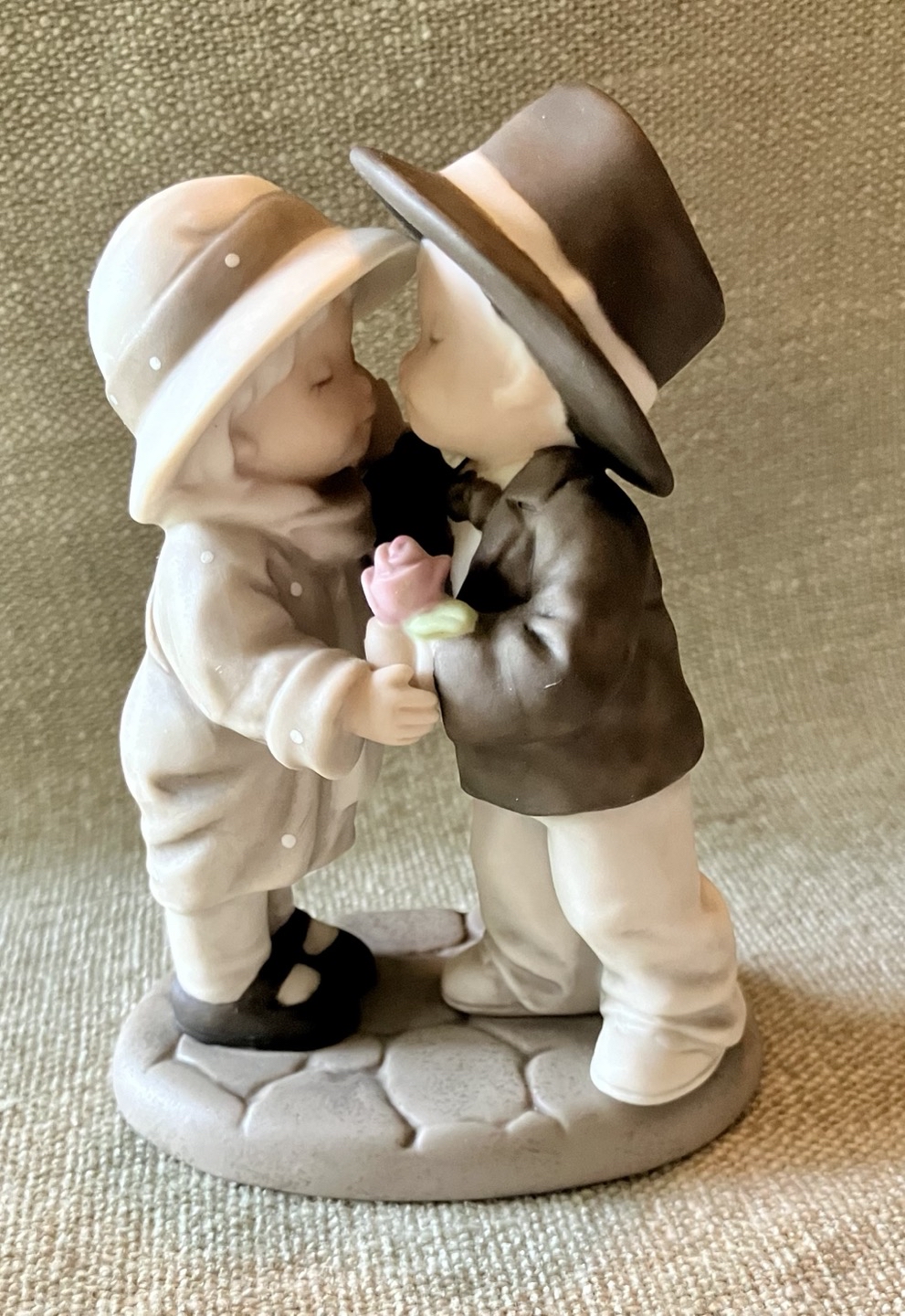 Vtg Bisque Figurine A Rose for a Kiss Kim Anderson Artist Design 175307 ...