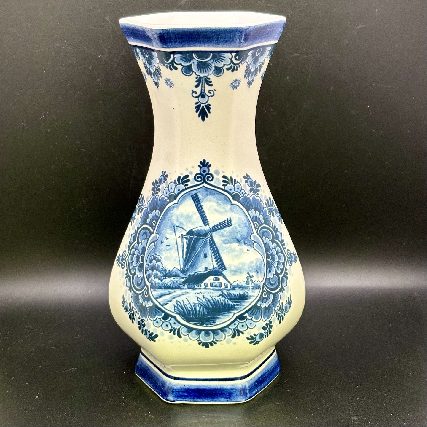 DELFTS Blue & White Hexagon Holland Windmill and Flowers 7.5”