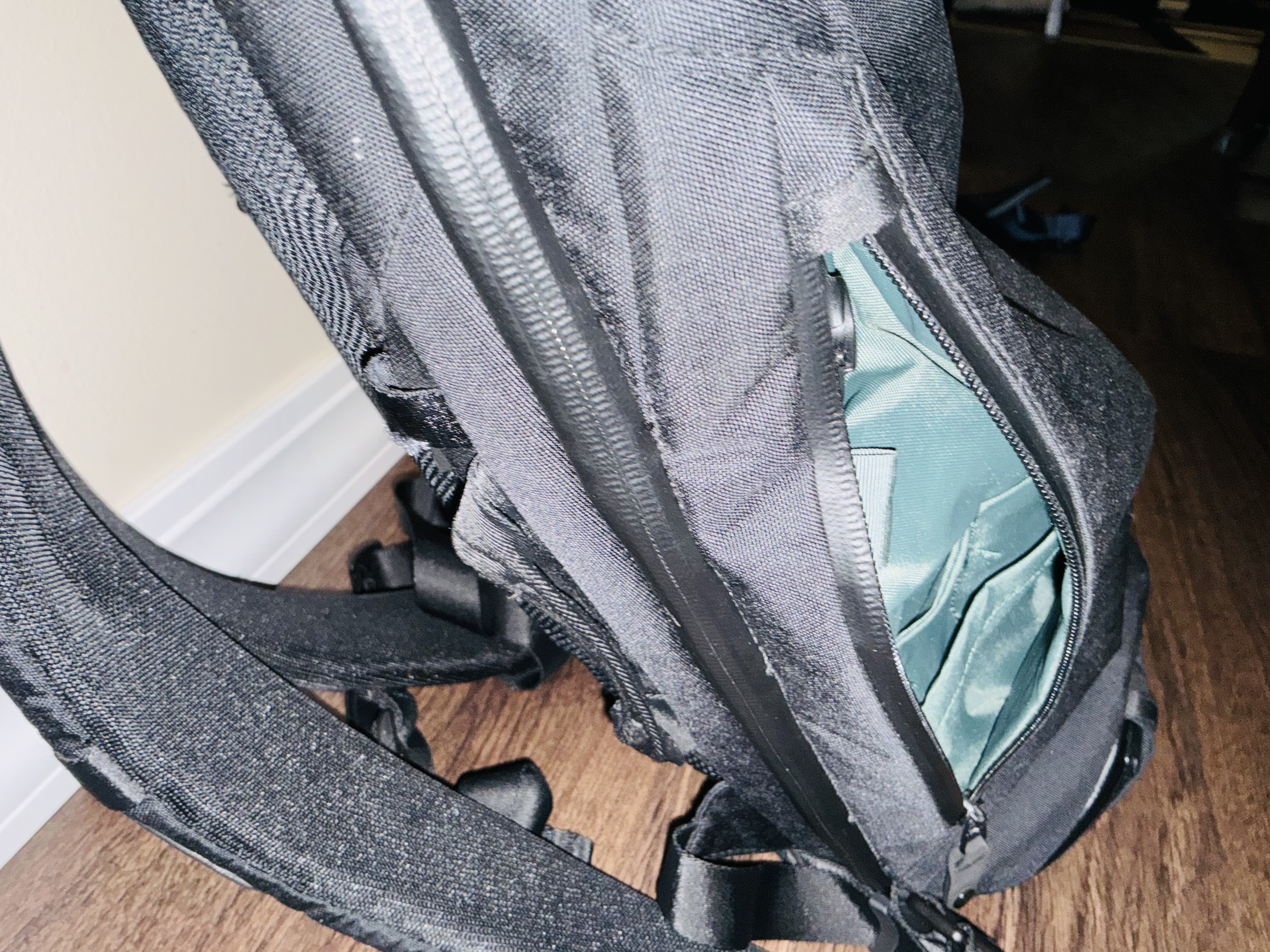 Black Boundary Supply Errant Pack