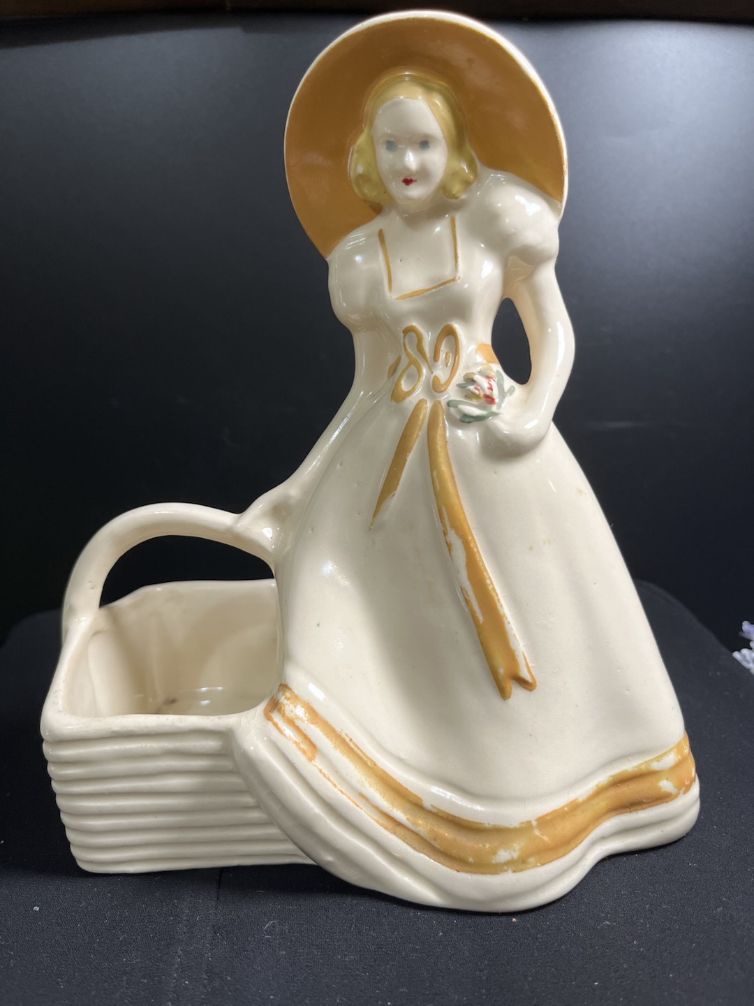 USA #954-Pottery Southern Lady w/ Gold Bonnet & Gold Tone Accents on ...