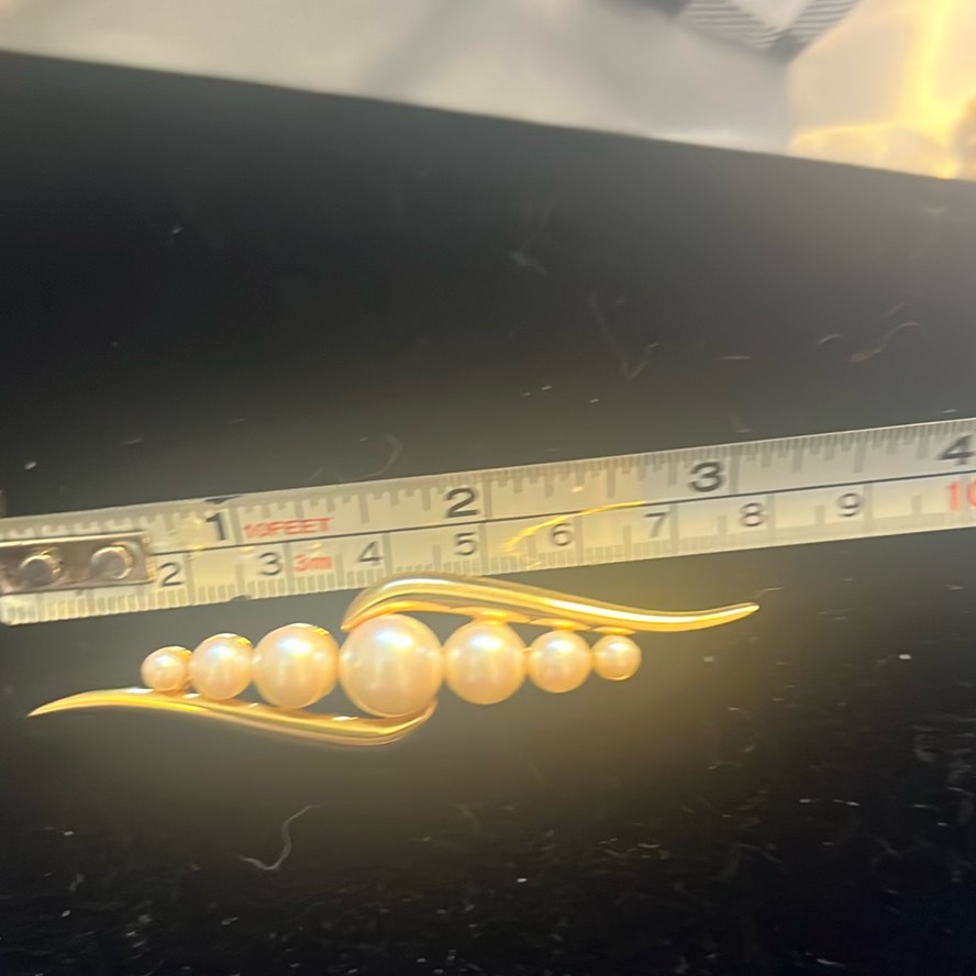 Vintage classic Monet bar brooch with seven pearls