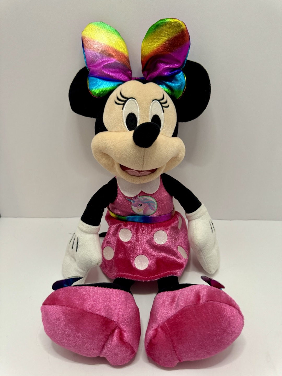 Walt Disney Singing Minnie Mouse Sparkle and Singing 13" Plush Doll